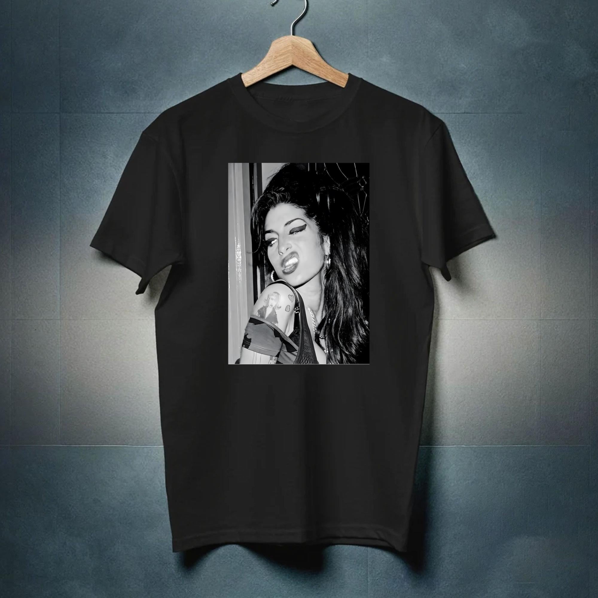 Amy Winehouse photo t-shirtAmy Winehouse merch tshirt Amy Winehouse ...