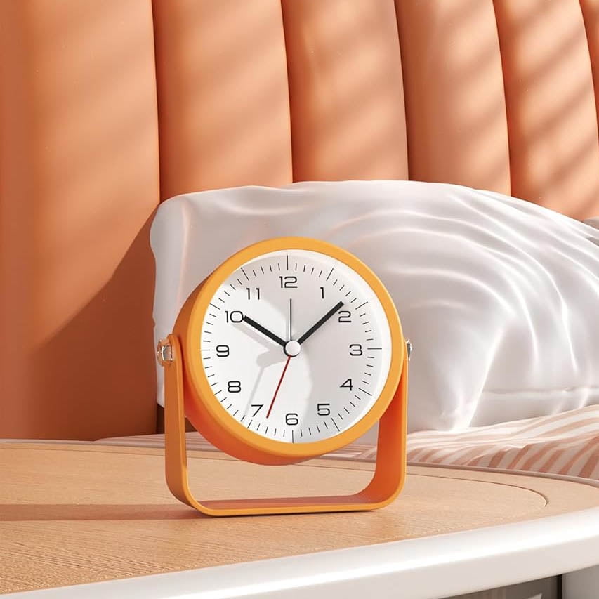 Analog Alarm Clock, Battery Operated Desk Clock, Table Clock with Light ...
