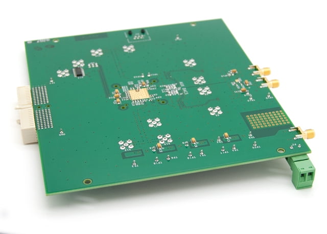 Analog Devices Evaluation Board Kit for Dual 14--Bit 800 MSPS DAC with ...