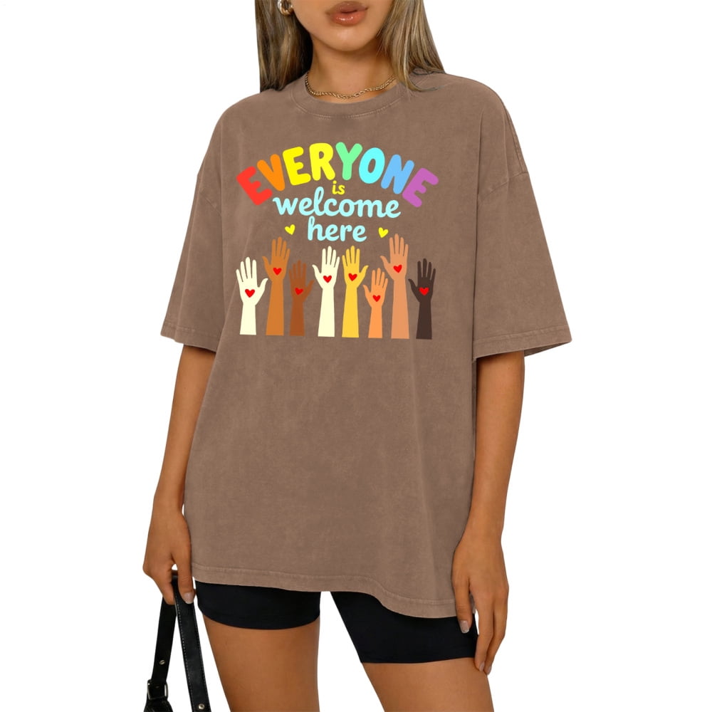 Ankishi Oversized Tees for Women Everyone is Welcome Here Crewneck ...