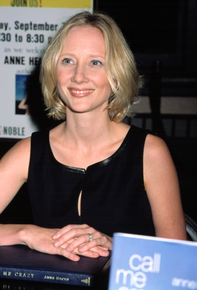 Anne Heche At A Barnes & Noble Book Signing Of Her Autobiography Nyc ...