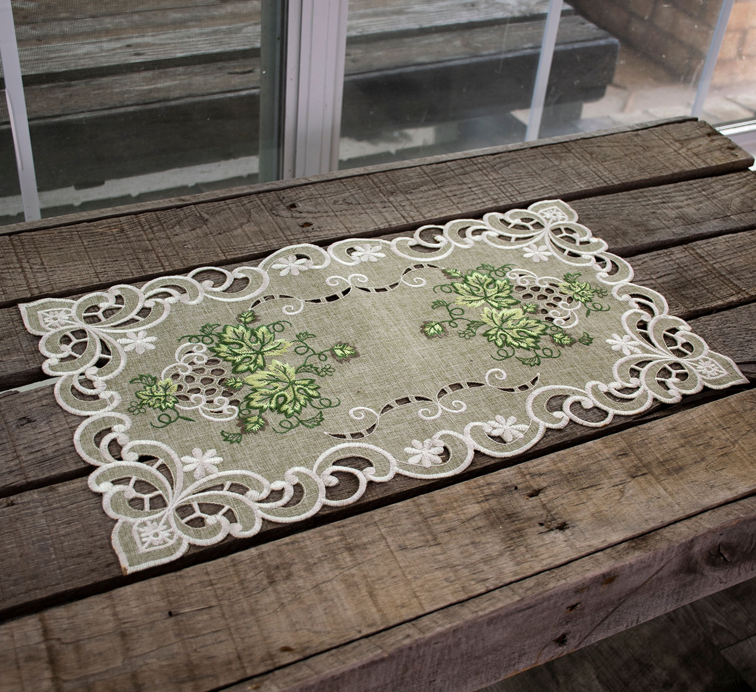 Antique Green Leaf on Sage Green Square Placemat (11" x 21") - Walmart.com