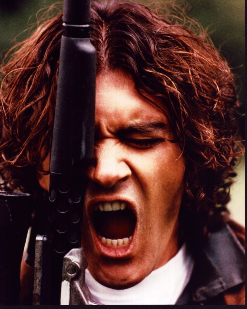 Antonio Banderas Yelling Holding Gun In Assassins Photo Print (8 x 10 ...