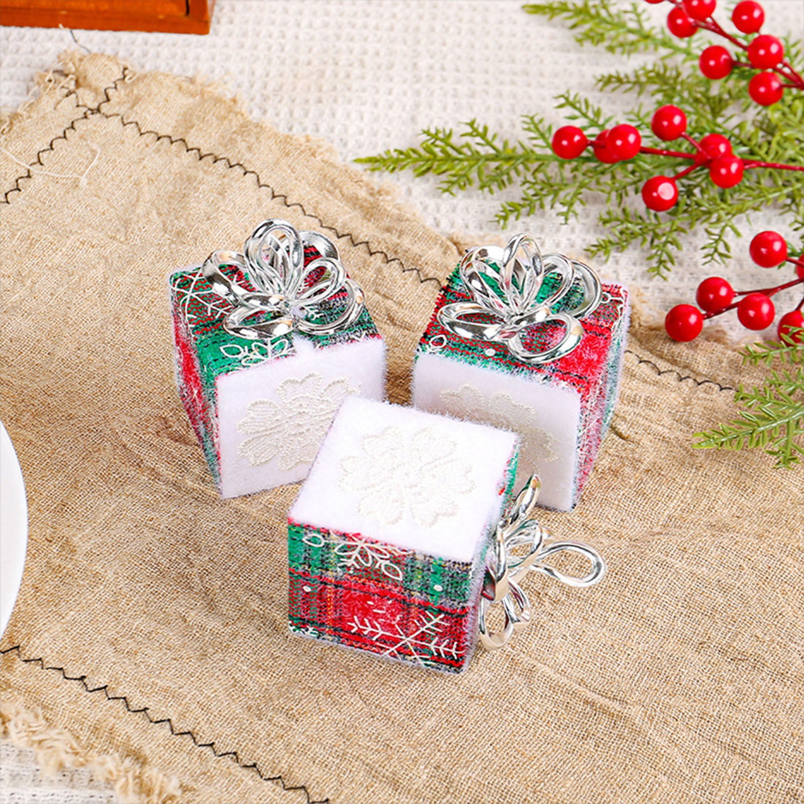 Aooww 3 Pcs Christmas Boxes Ornaments Plastic Miniature Gift Boxes ...