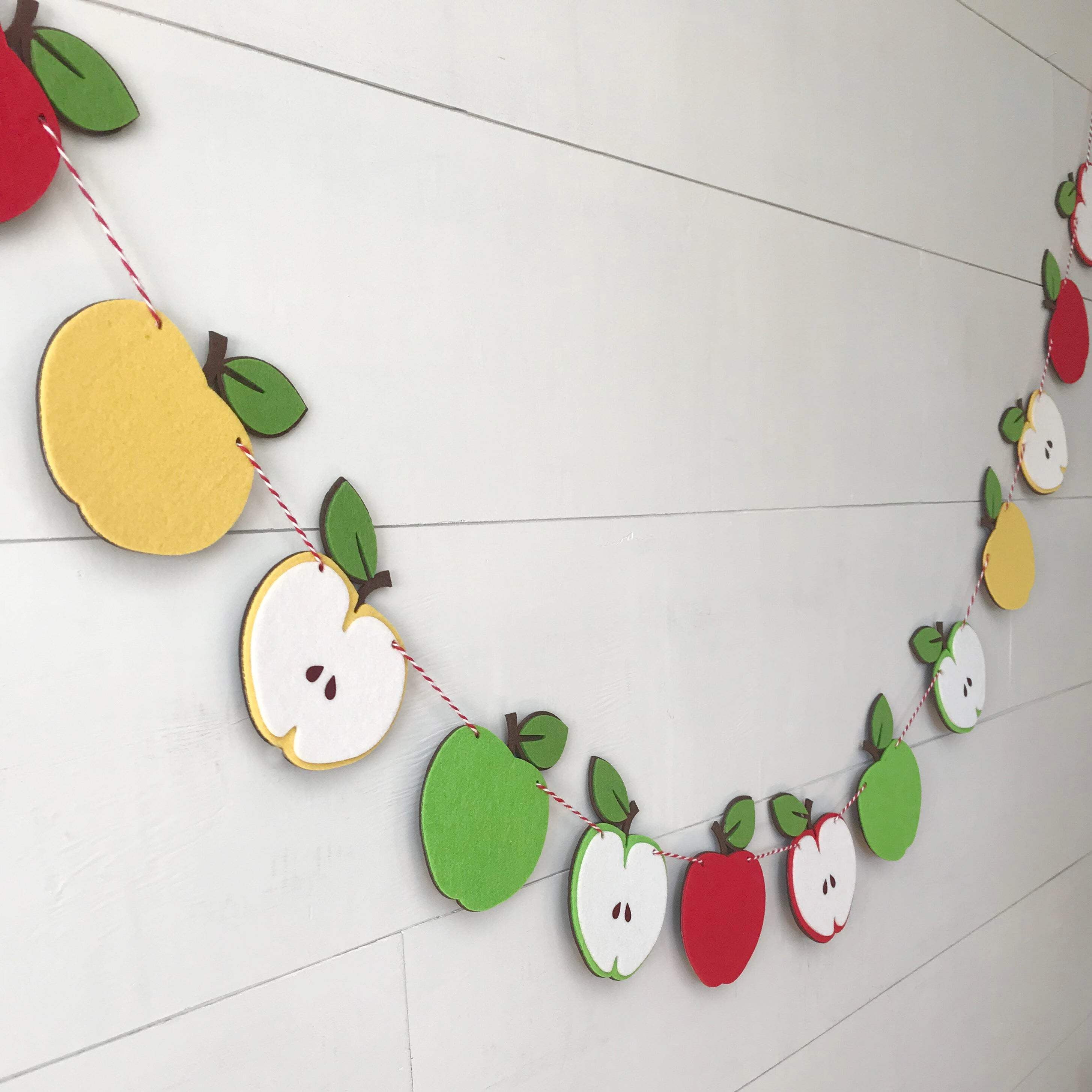Apple Garland with Felt Apples, Back to School Decor, 14 Pieces, 3 x 6 ...