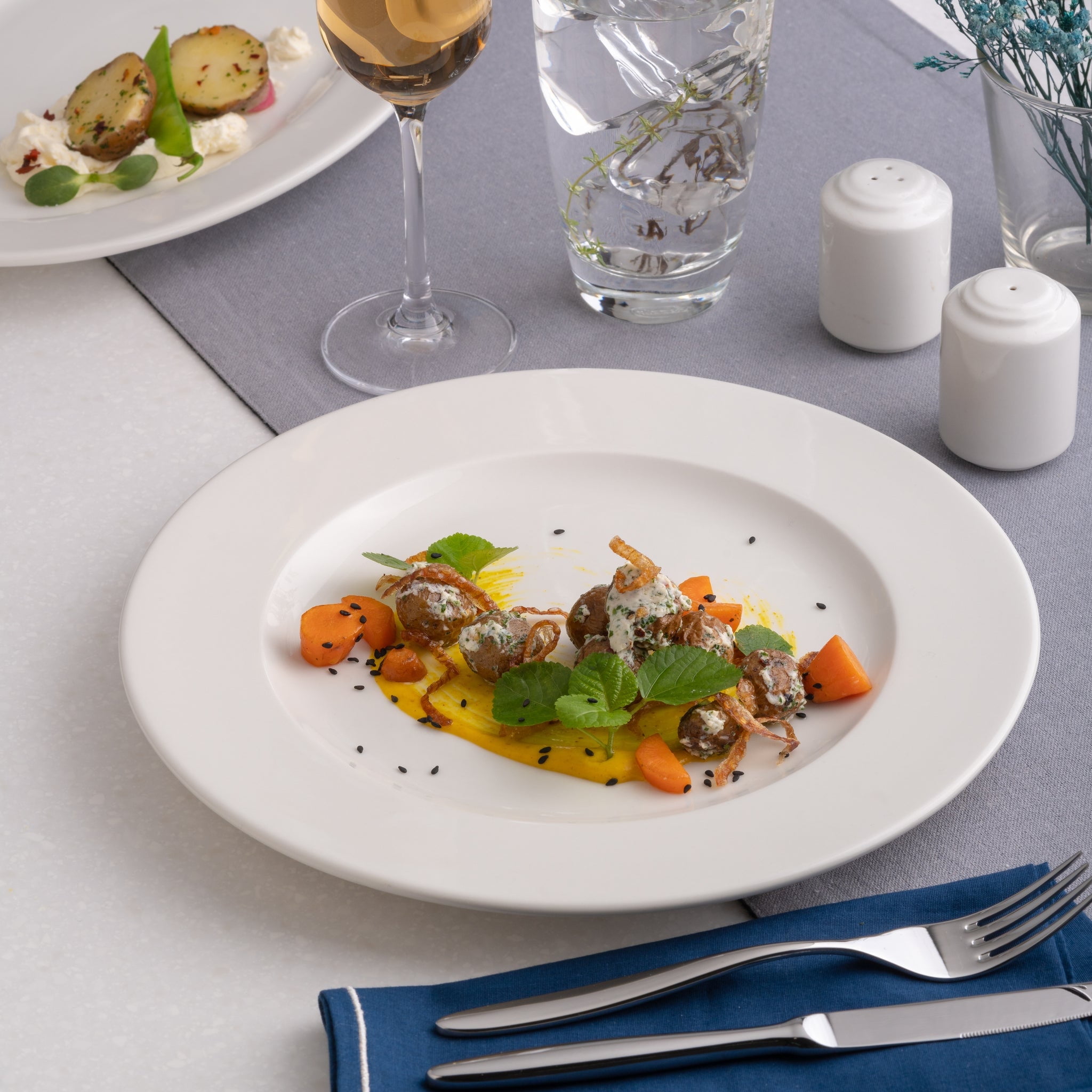 Ariane Prime 10 5/8" Prime-Warm White Porcelain Flat Plate - Pack of 12 ...