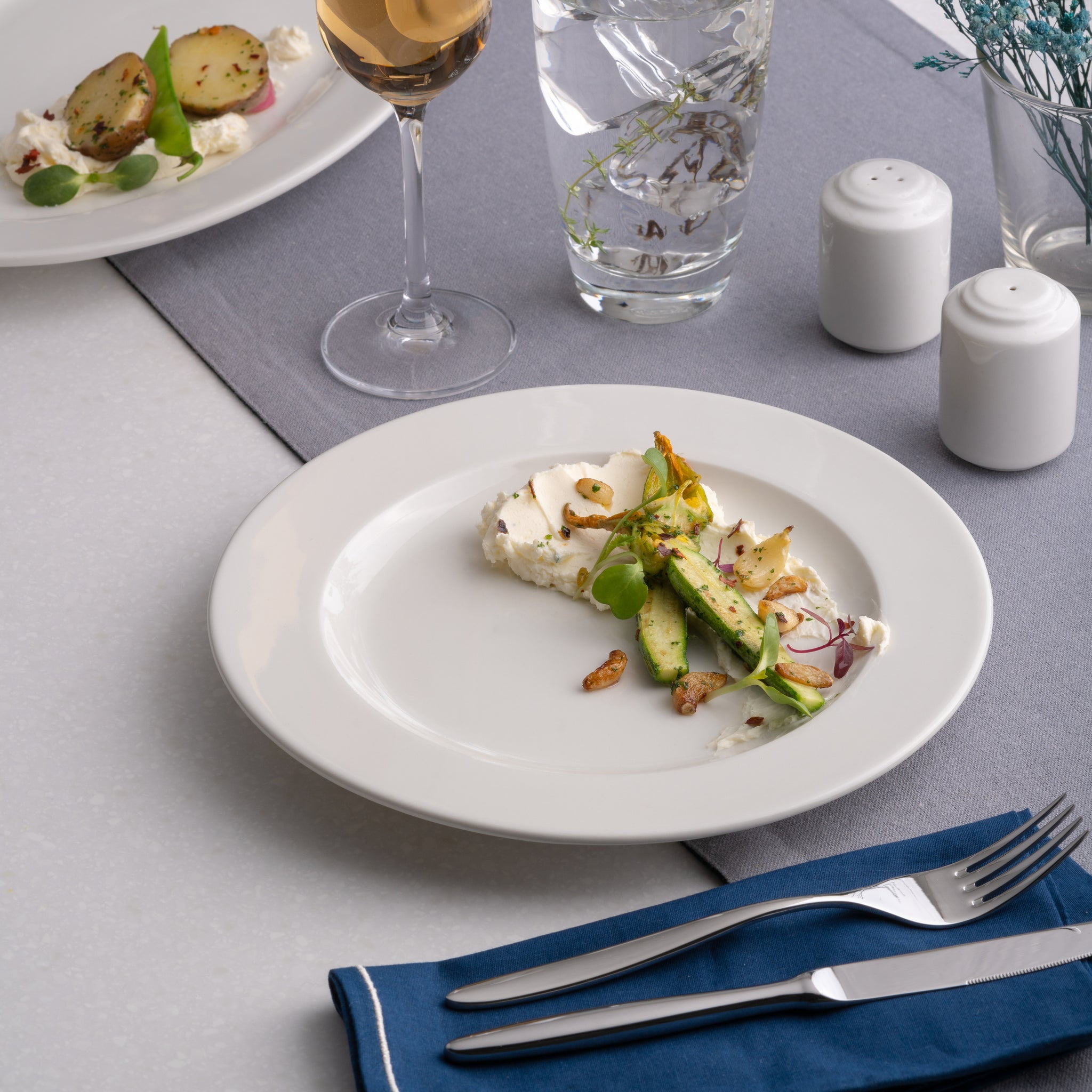 Ariane Prime 8 1/4" Prime-Warm White Porcelain Flat Plate - Pack of 12 ...