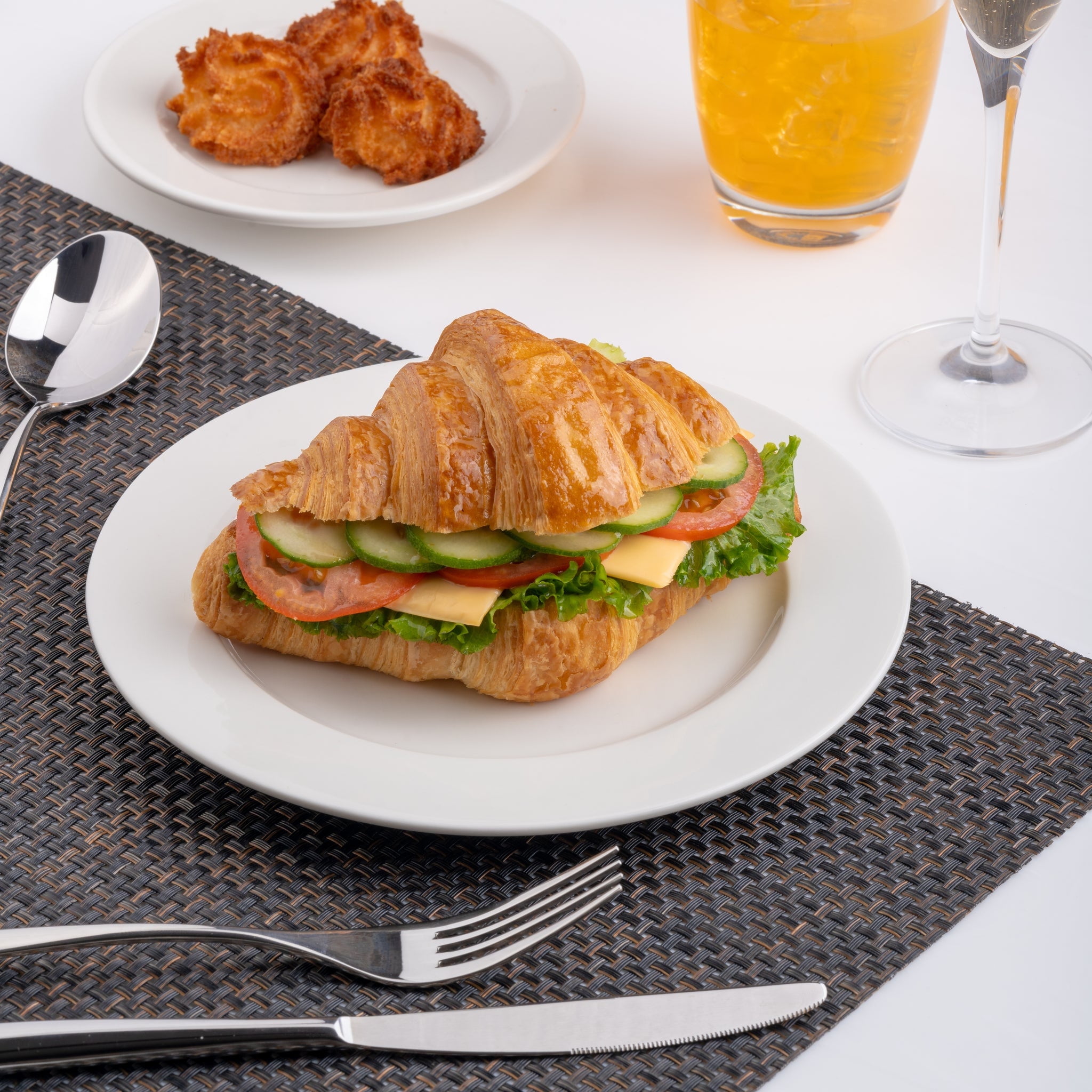 Ariane Prime 9" Prime-Warm White Porcelain Flat Plate - Pack of 12 ...