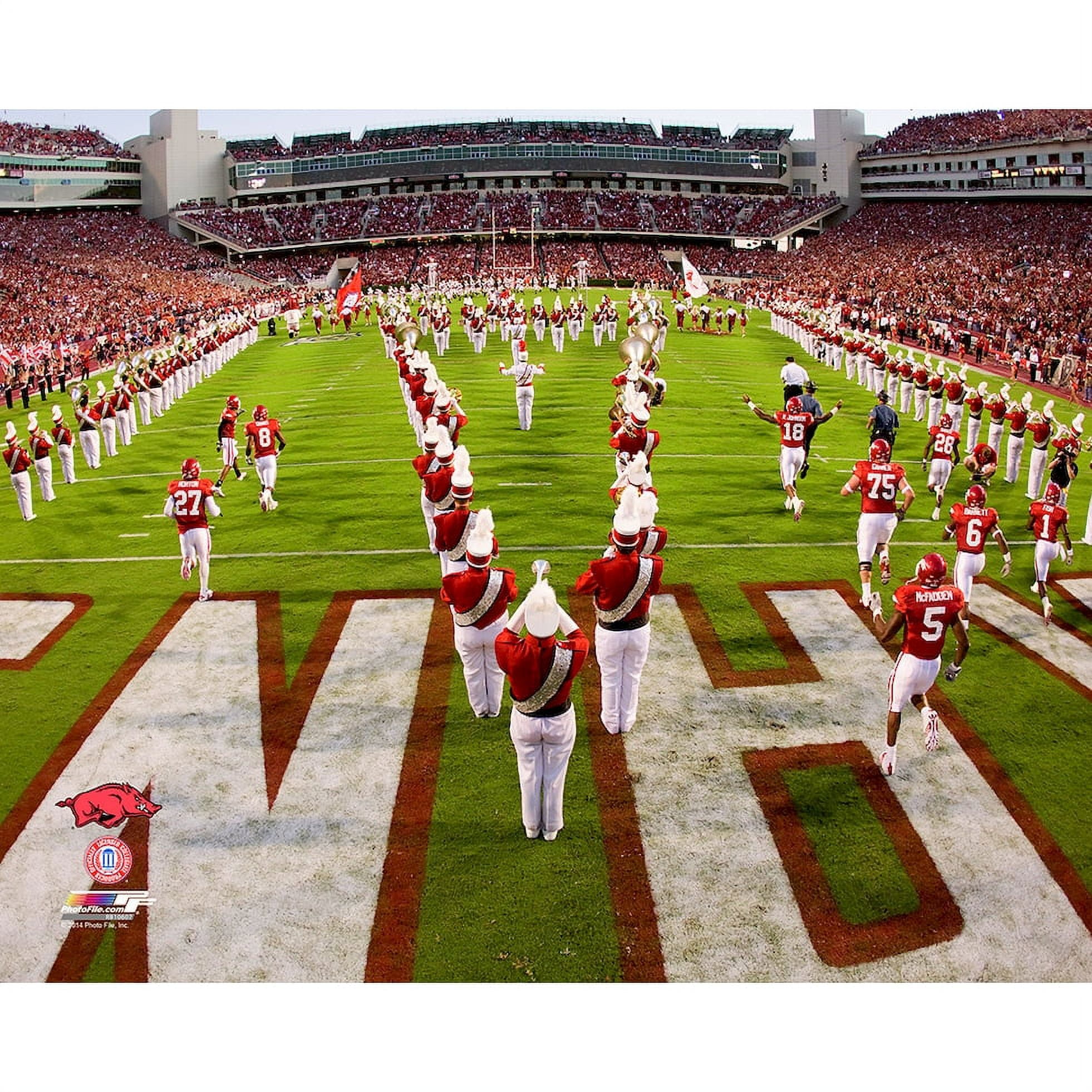 Arkansas Razorbacks "Running throught the A" at Donald W. Reynolds ...