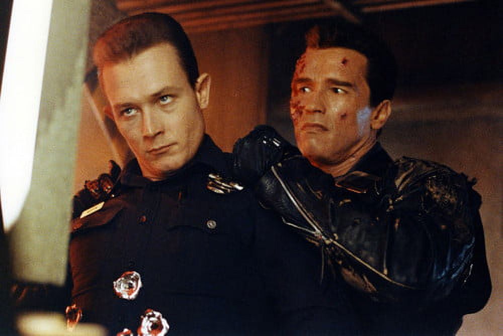 Arnold Schwarzenegger and Robert Patrick in Terminator 2: Judgment Day ...