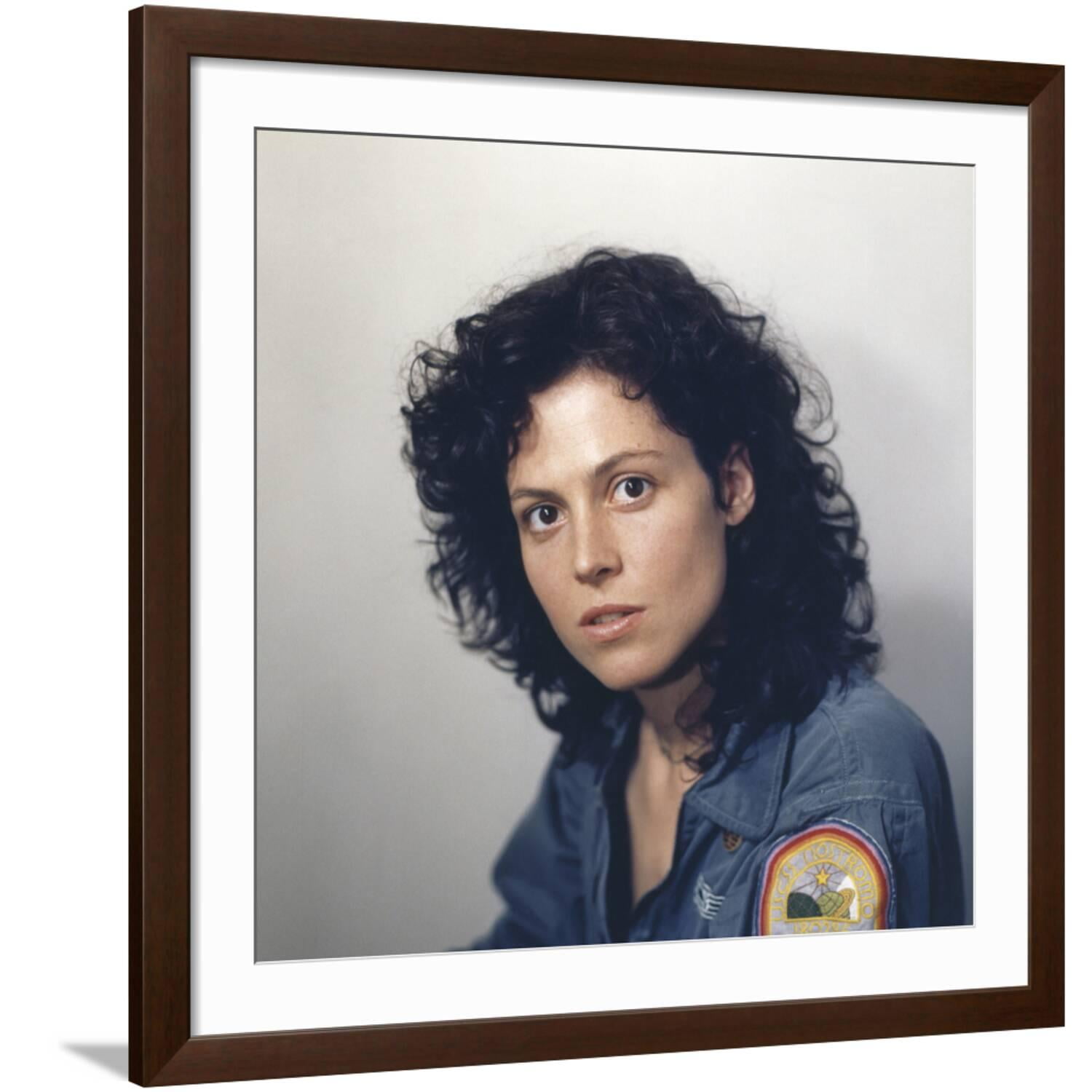 Art.com Alien, 1979 directed by Ridley Scott with Sigourney Weaver ...