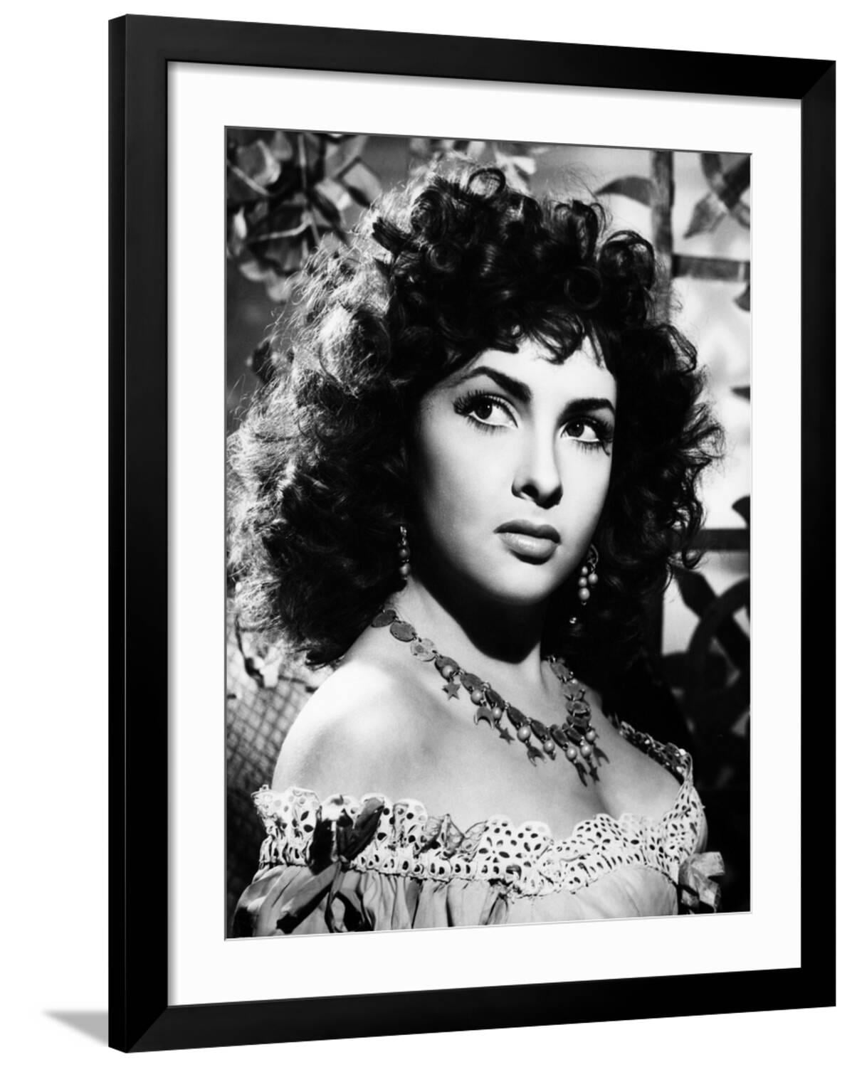 Art.com Gina Lollobrigida I PAGLIACCI / PAILLASSE, 1948 directed by ...