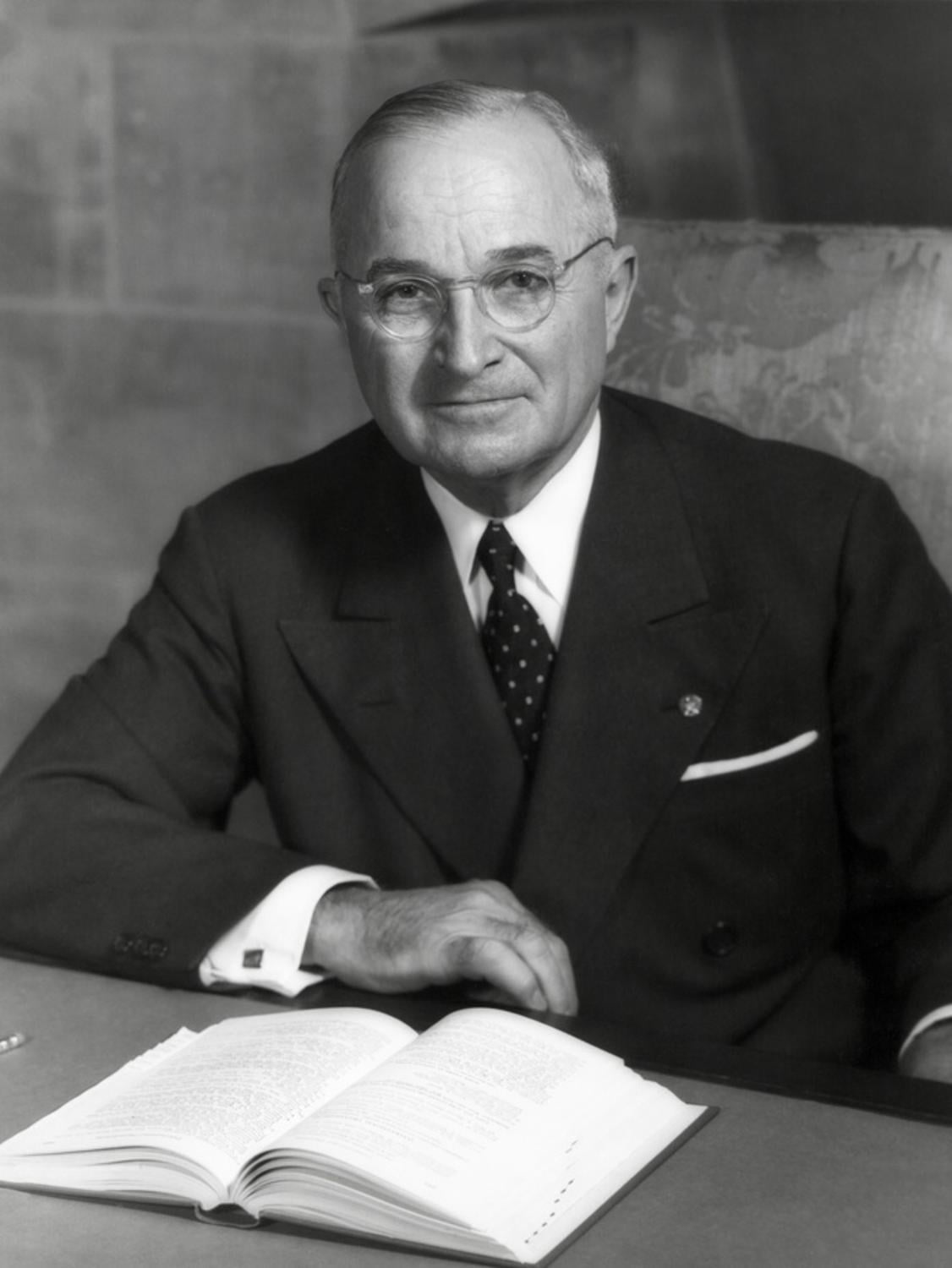 Art.com Harry Truman, President of U.S. in 1952 Photo, 18" x 24 ...