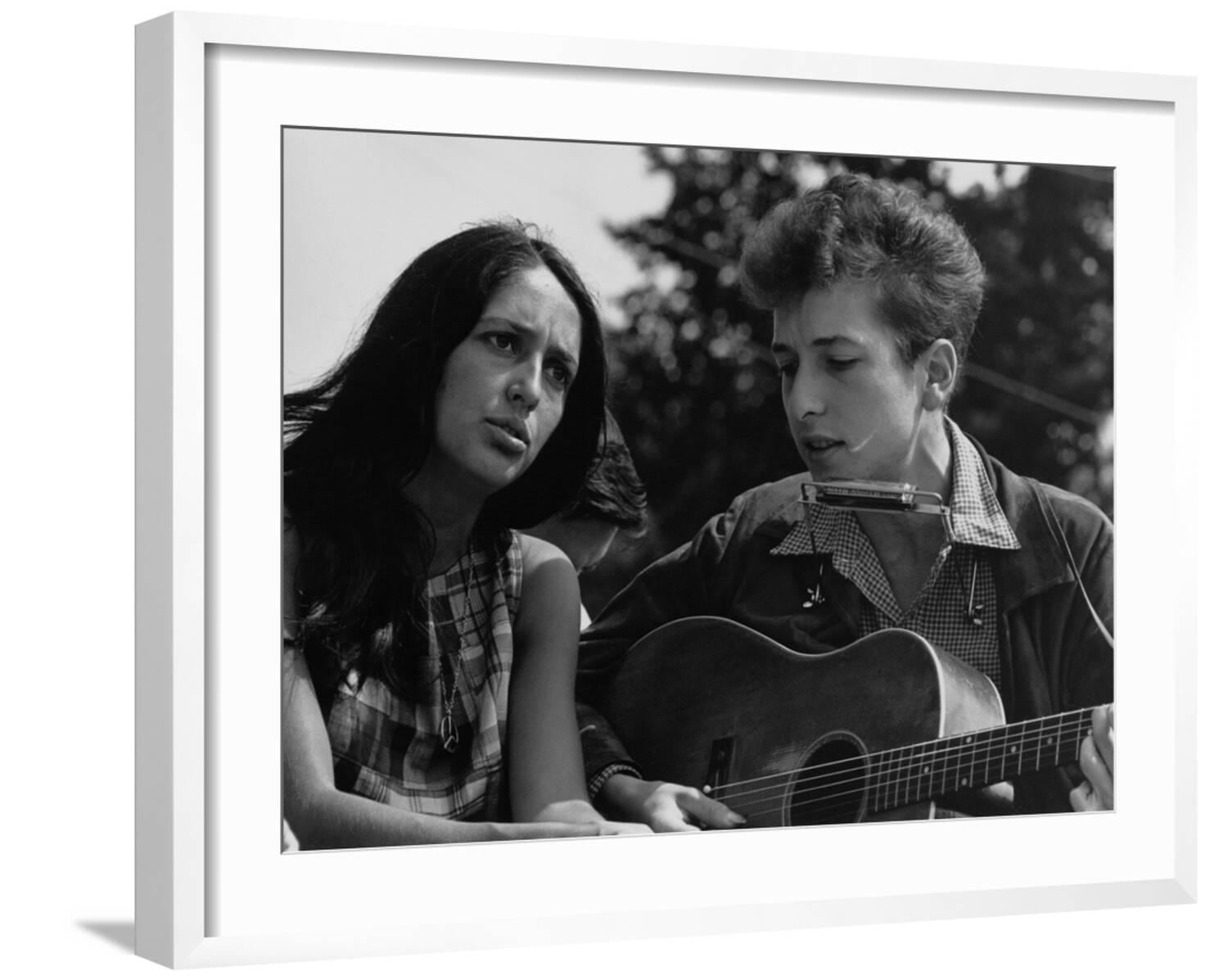 Art.com Joan Baez and Bob Dylan Singing at the 1963 Civil Rights March ...