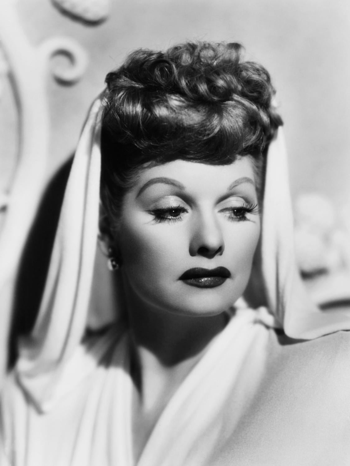 Art.com Lured, Lucille Ball, 1947 Photo, 12" x 16" - Walmart.com