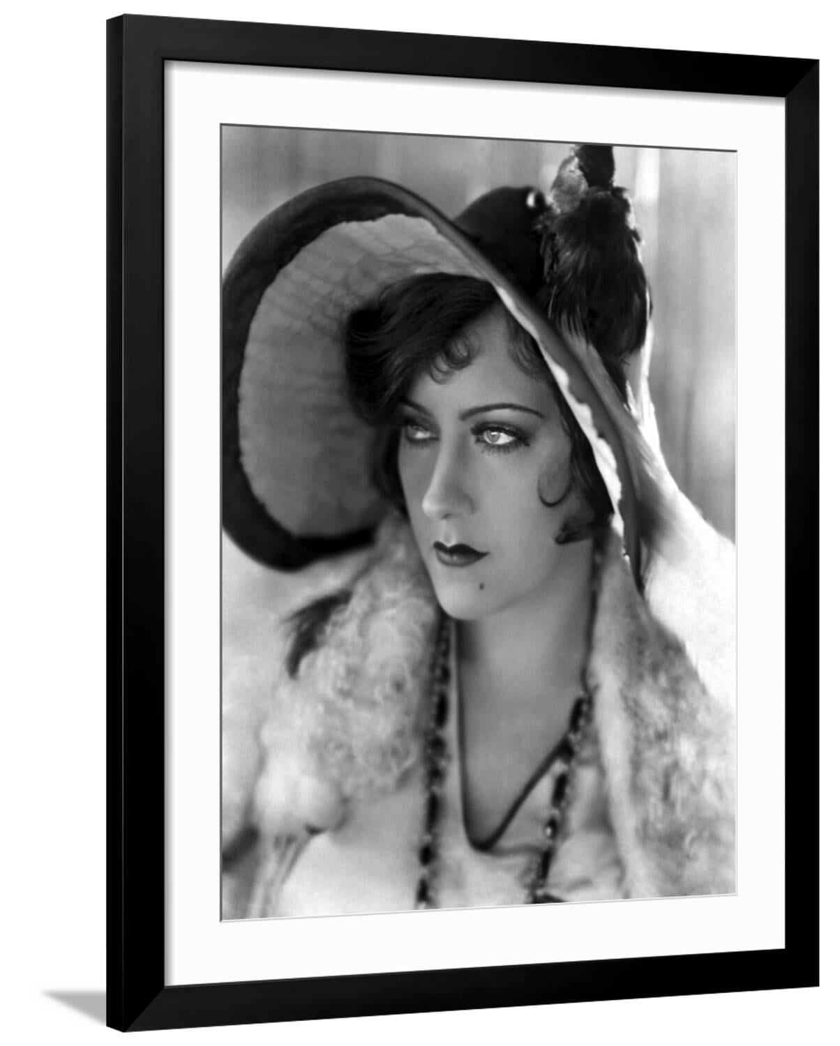 Art.com Miss Sadie Thompson by Raoul Walsh with Gloria Swanson, 1928 (b ...