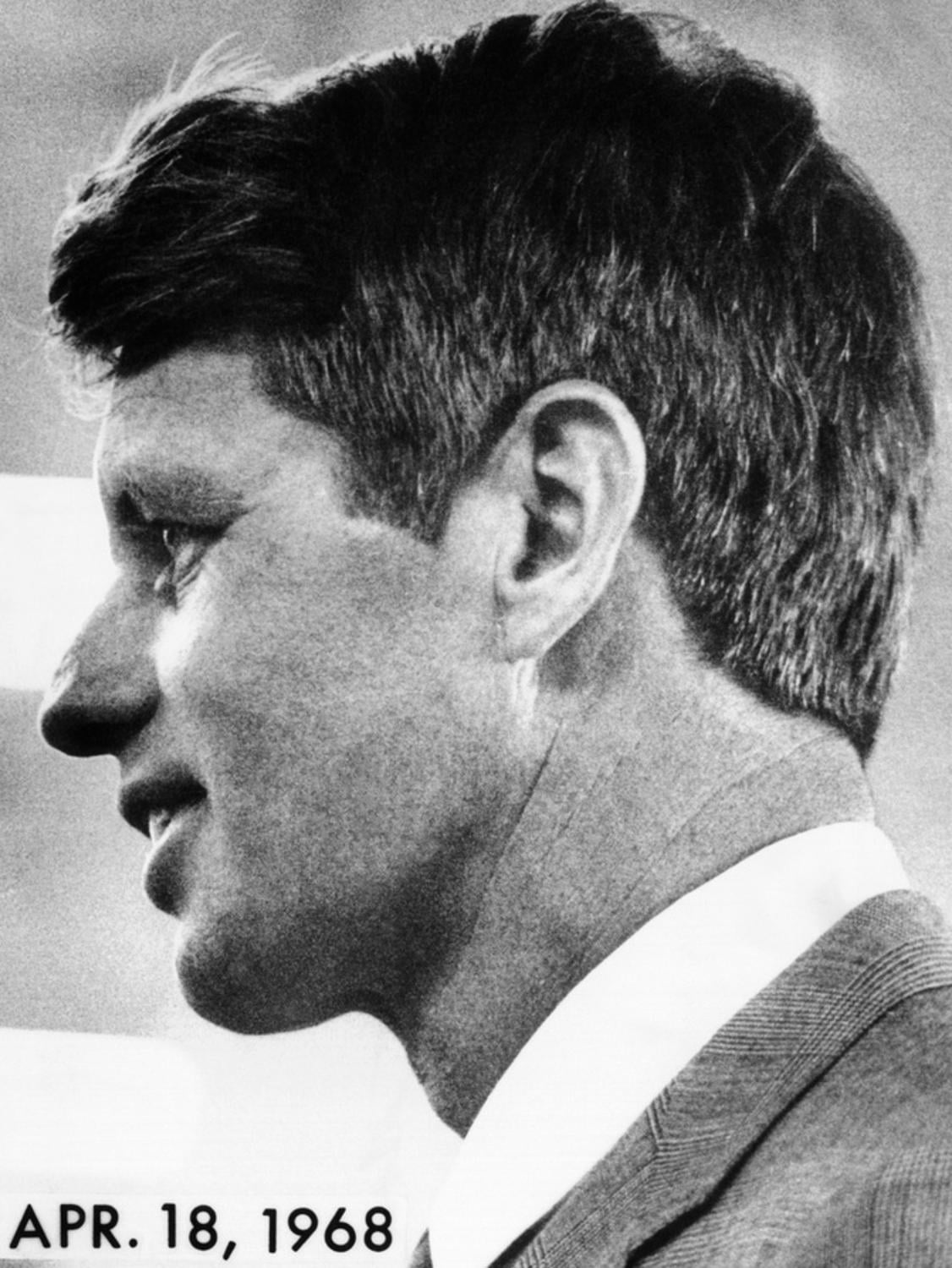 Art.com Profile Portrait of Robert Kennedy, April 29, 1968 Photo, 24" x ...