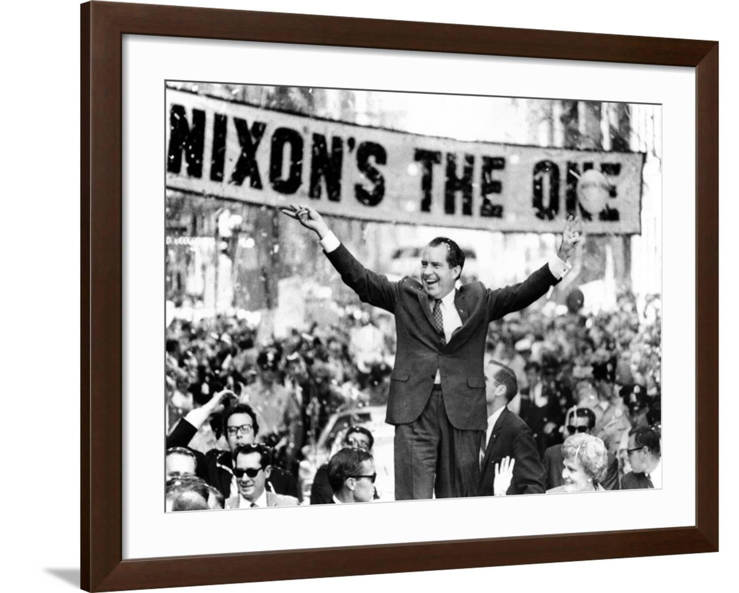 Art.com Richard Nixon, Delivering His the 'V' for Victory Sign Photo ...