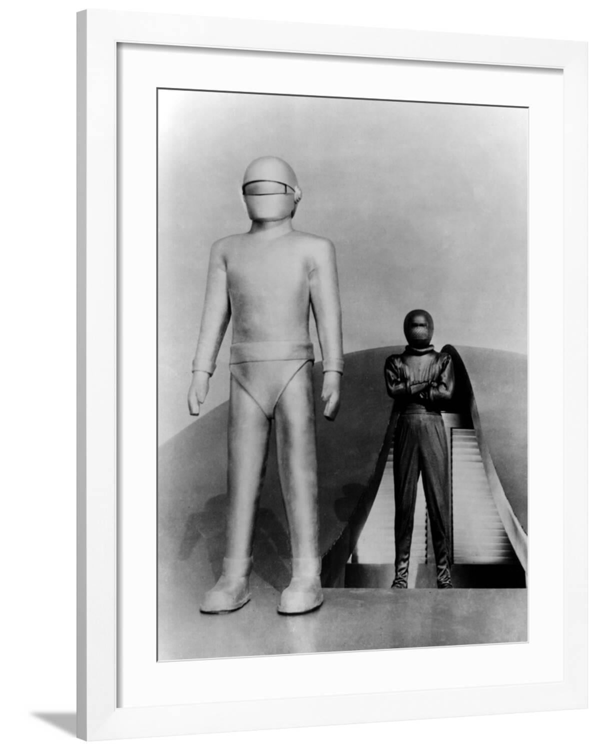 Art.com The Day the Earth Stood Still, Gort, Michael Rennie, 1951 Photo ...