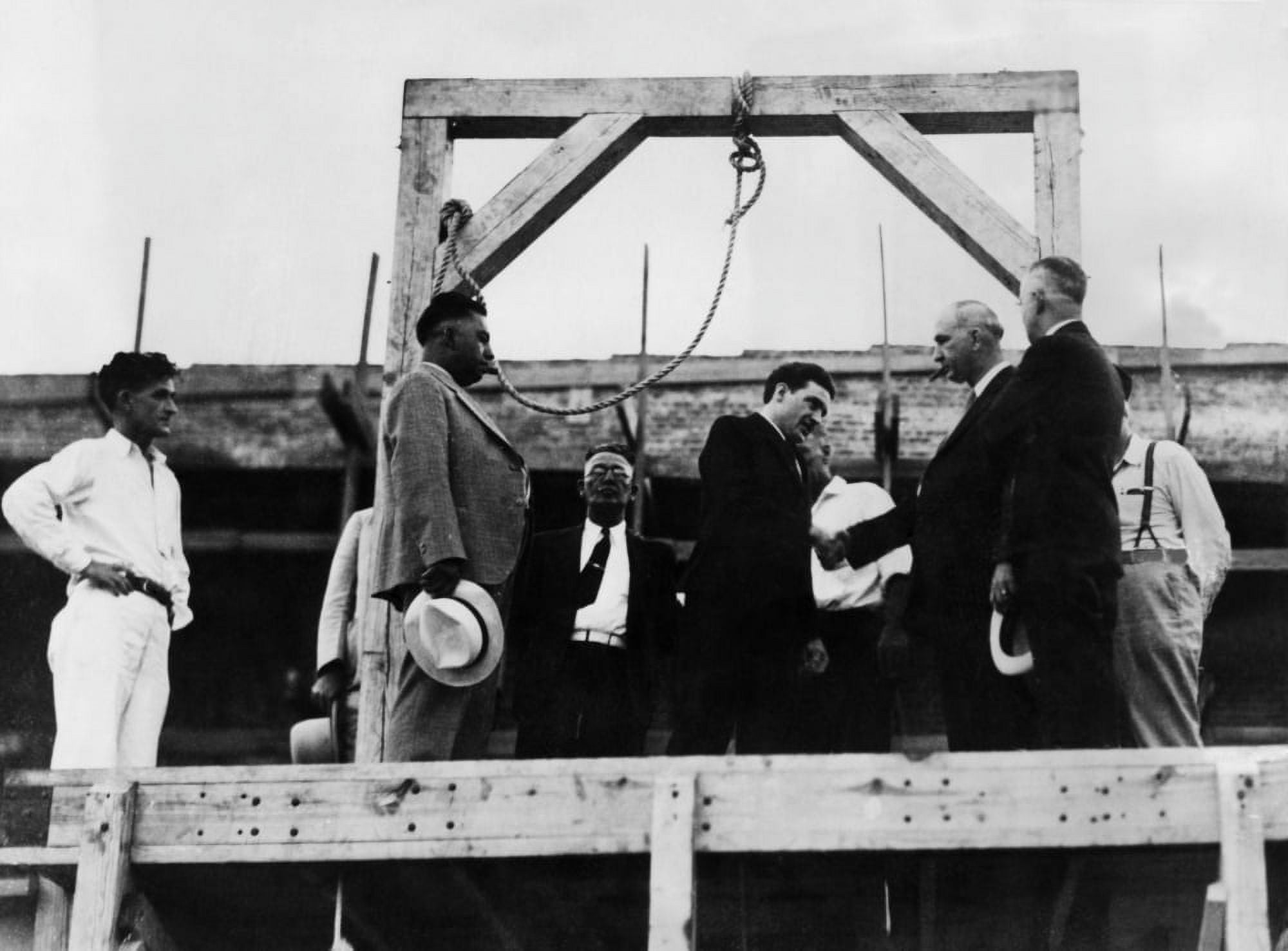 Arthur Gooch Shakes Hands With Deputy Warden Jess Dunn Of The Mcalester ...