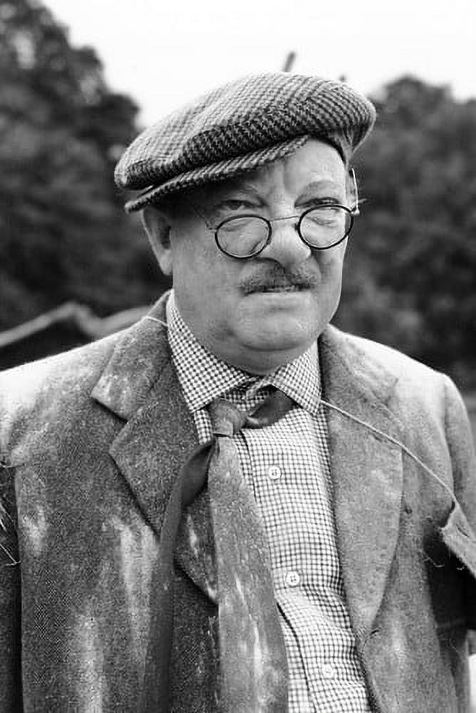 Arthur Lowe 24x36 Poster Iconic British Star of Dad's Army - Walmart.com