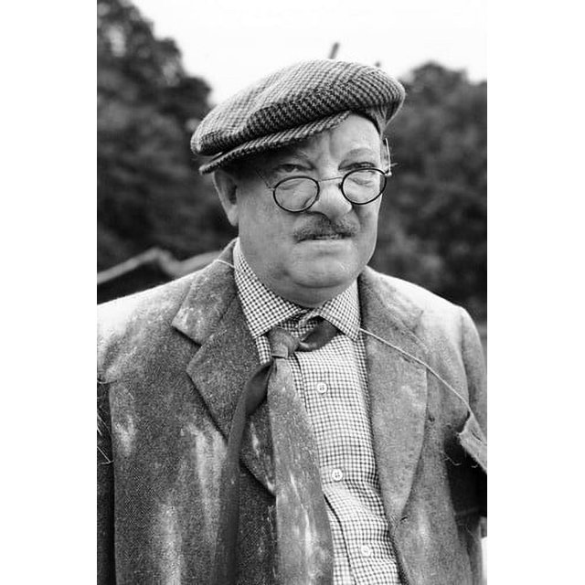 Arthur Lowe 24x36 Poster Iconic British Star of Dad's Army - Walmart.com