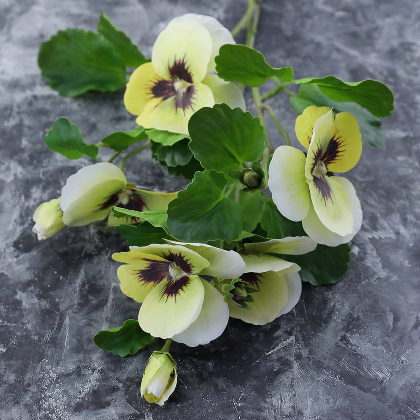 Artificial flowers are suitable for home decoration, holiday party ...