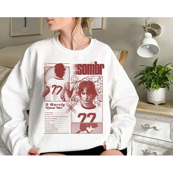 Artistic Retro Poster-Style Sweatshirt with Number 77 Graphic - Sizes S ...