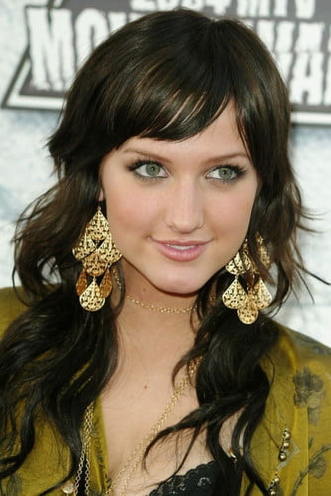 Ashlee Simpson Color 24X36 Poster - Walmart.com