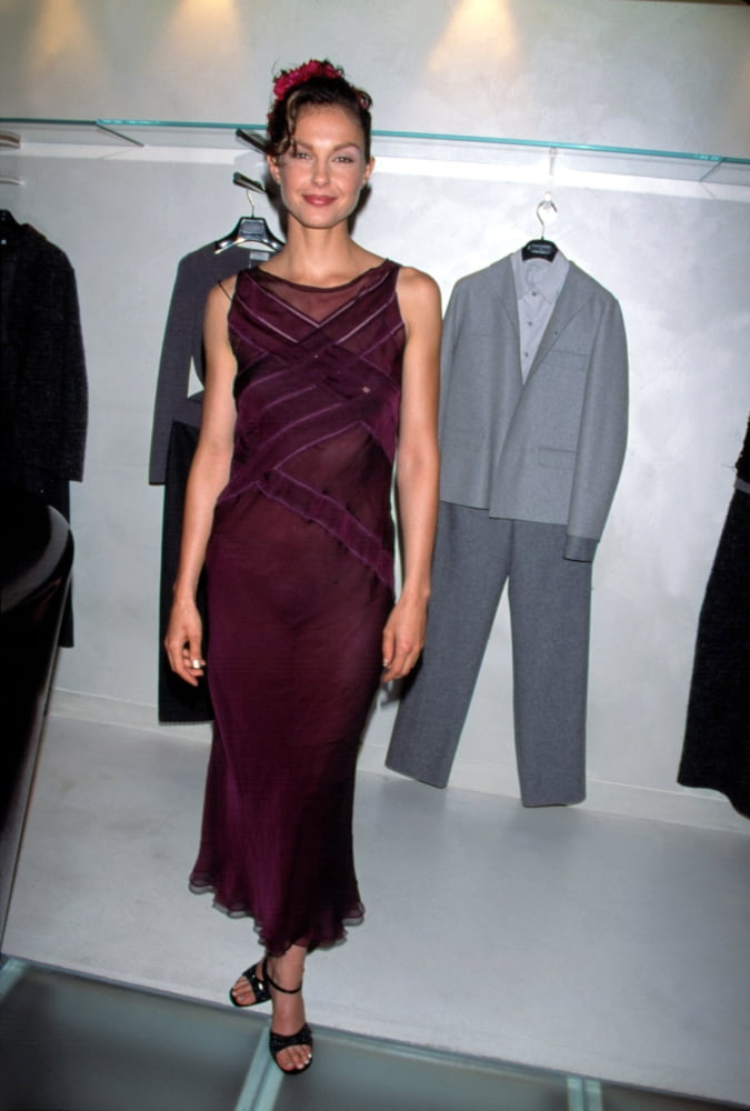 Ashley Judd Wearing An Alberta Ferretti Dress At The Opening Of The ...