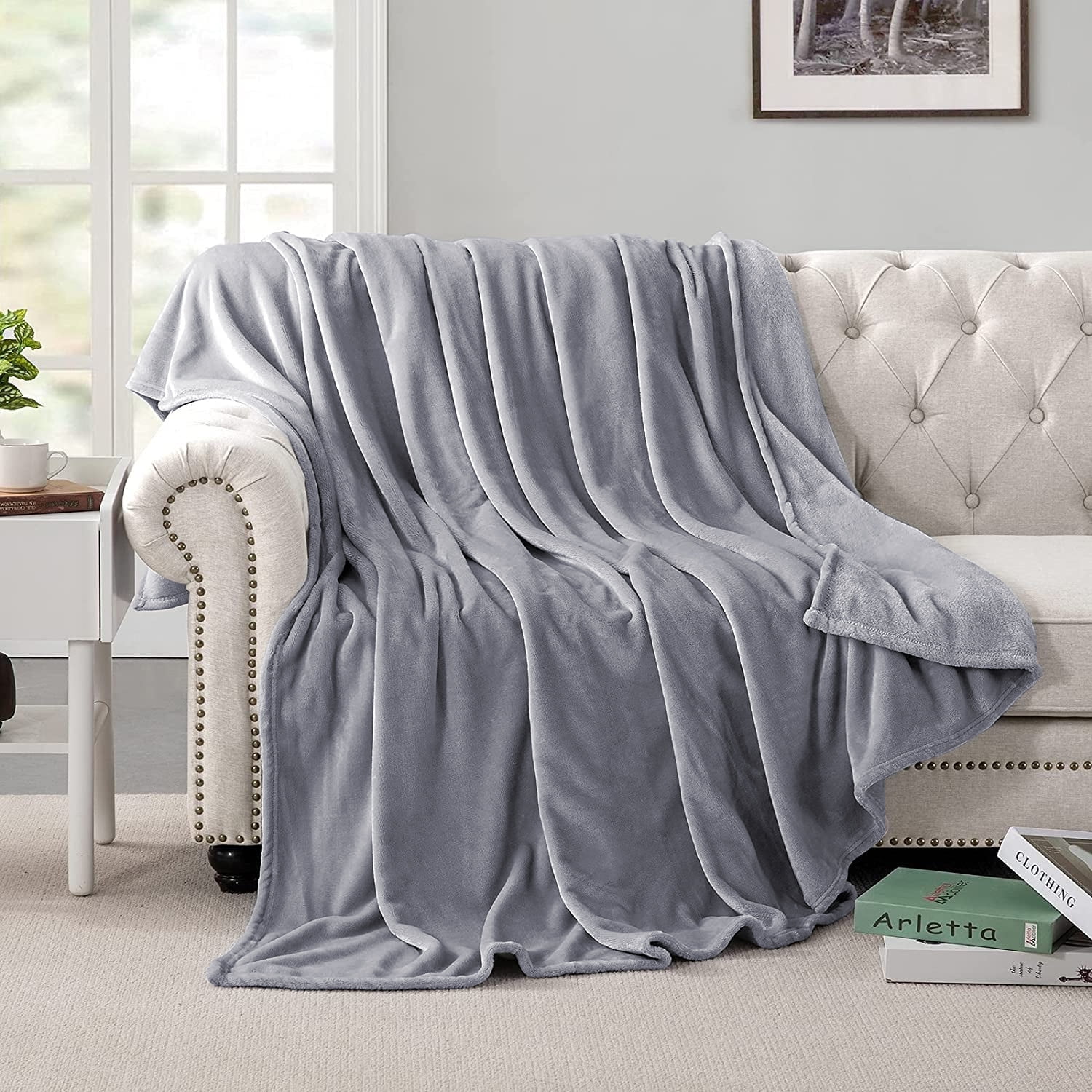 Astarin Gray Fleece Throw Blanket for Couch - Lightweight Plush Fuzzy ...