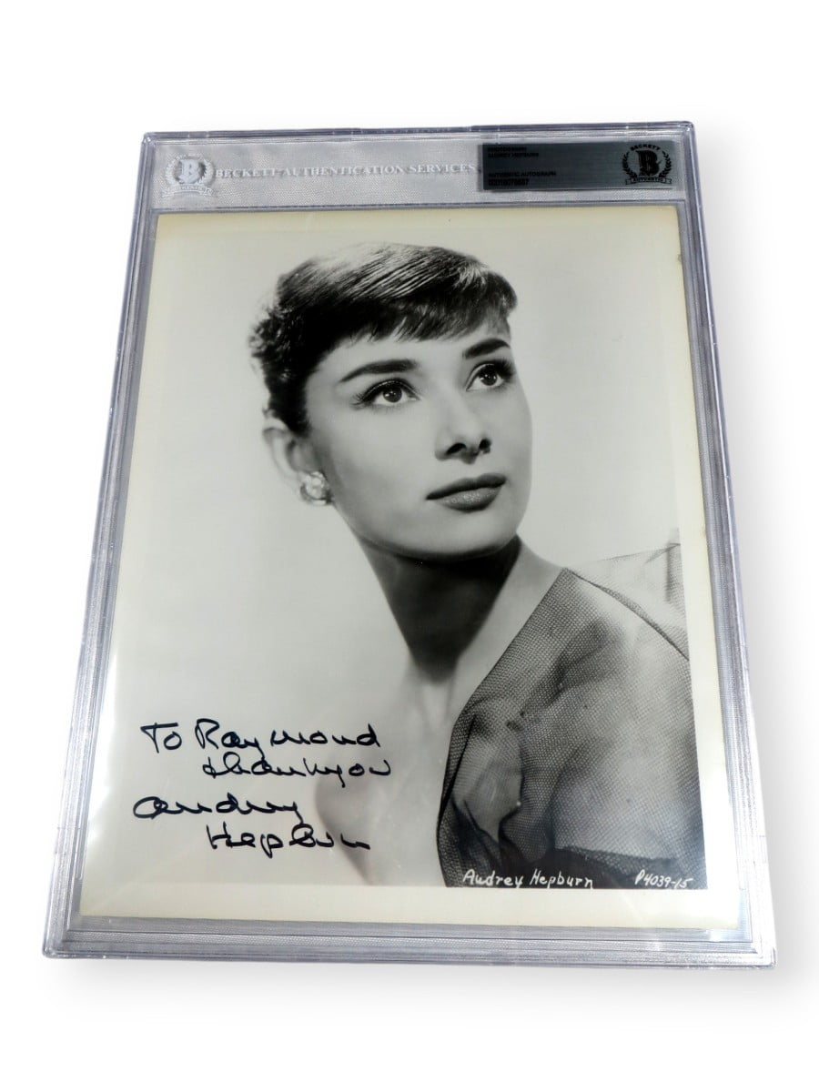 Audrey Hepburn Signed Autographed 8X10 Photo Breakfast at Tiffany's BAS ...