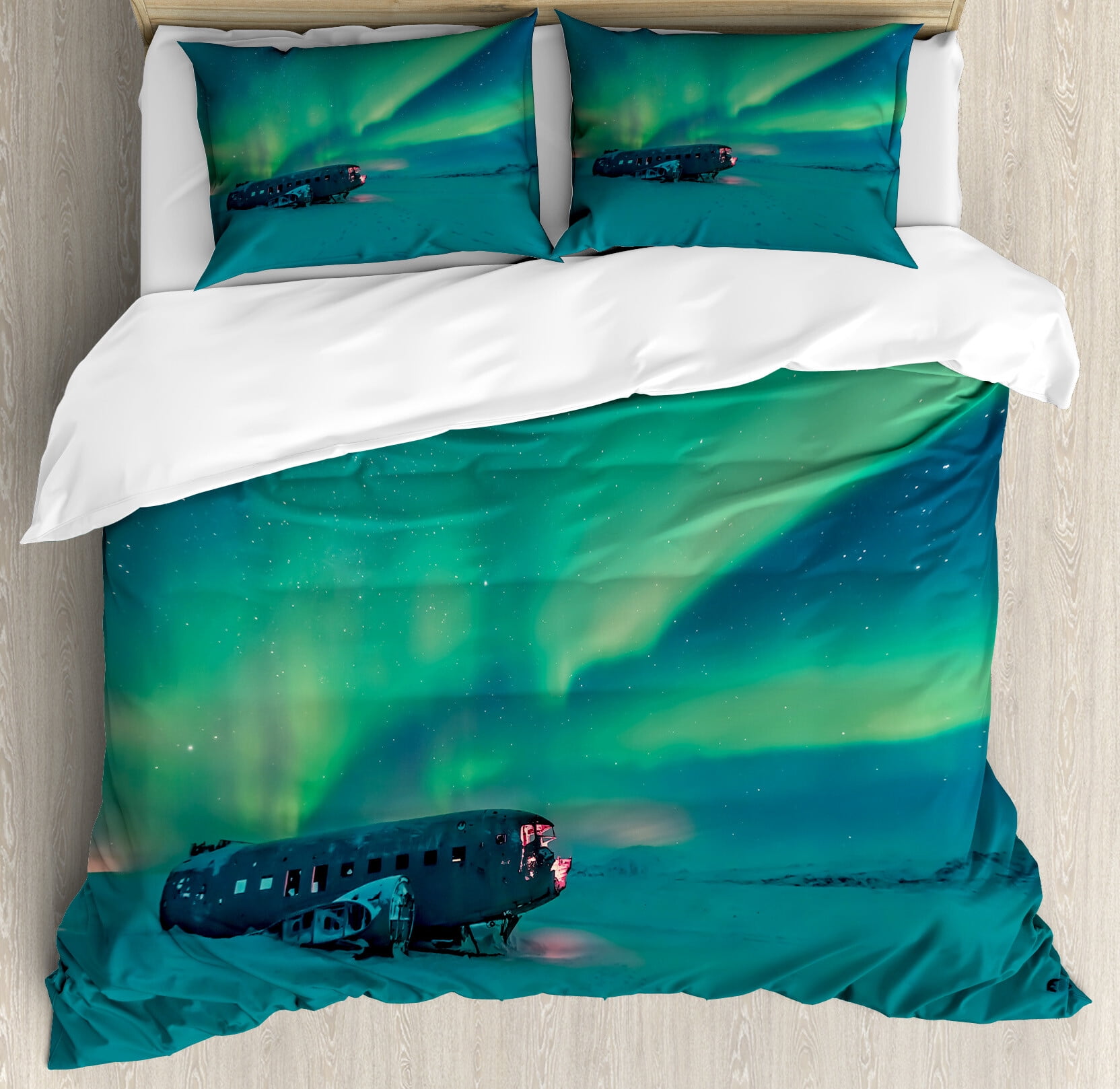 Aurora Borealis Duvet Cover Set, Old Plane Wreck Under Aurora Borealis ...