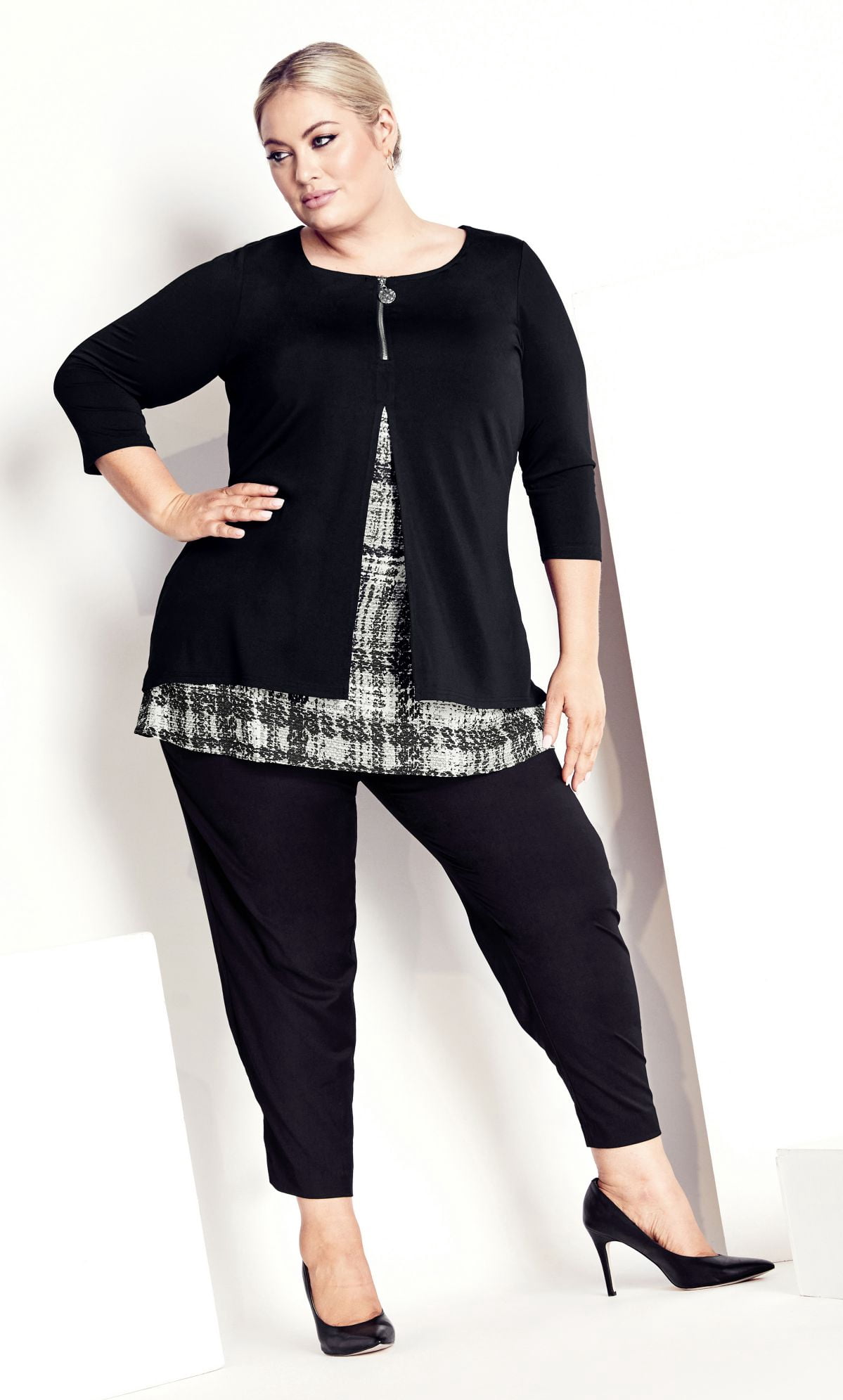 Ave Studio Women's Plus Size Tamara Print Round Neckline Relaxed Fit ...