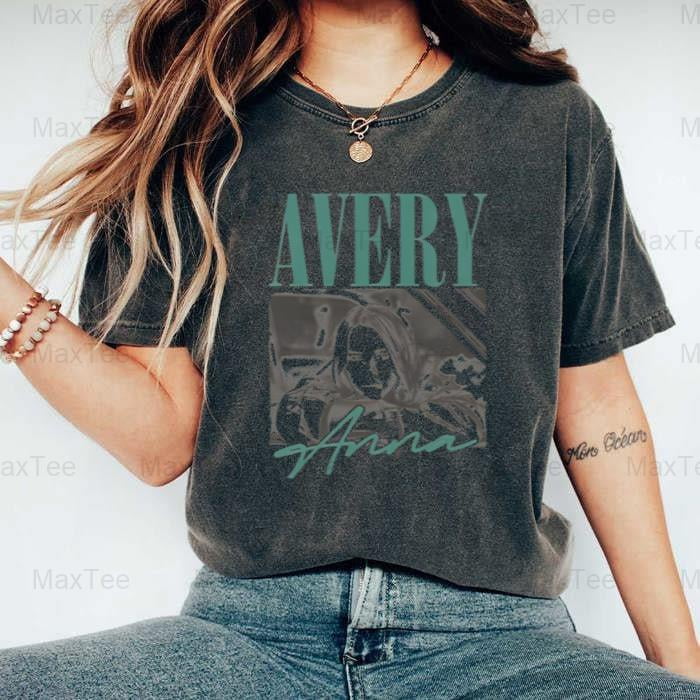 Avery Anna Country Singer Songwriter Concert Tour Fan Photo Comfort ...
