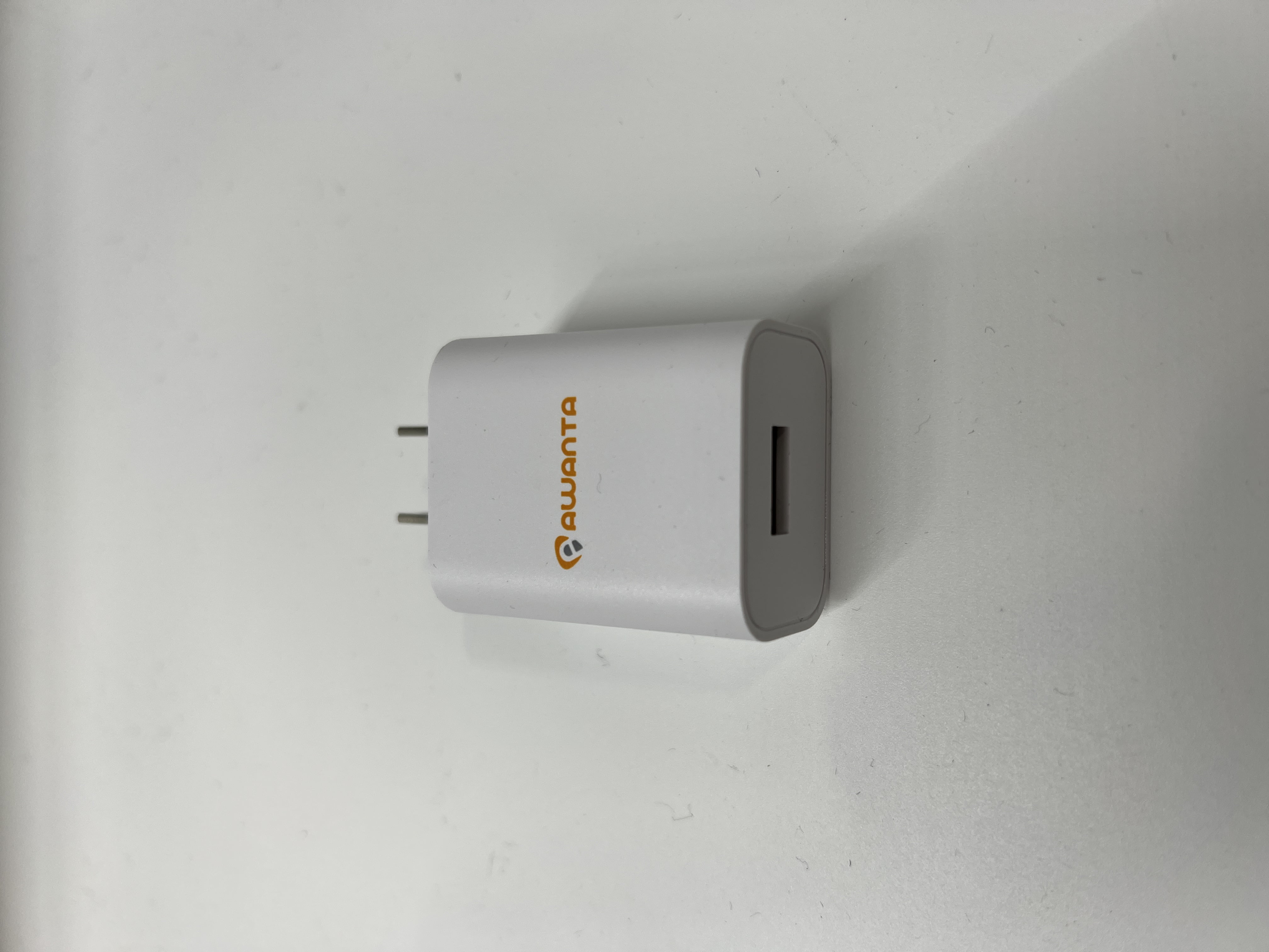 Awanta 2.4A/12W Single Port USB Wall Charger - Quick Charging, White ...