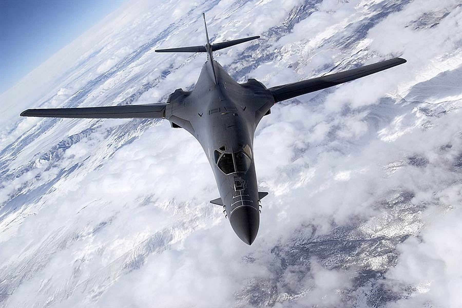 B-1 / B-1B Lancer Bomber in Flight - 20x30 Inch Laminated Aviation Poster - Stunning Detail and ...