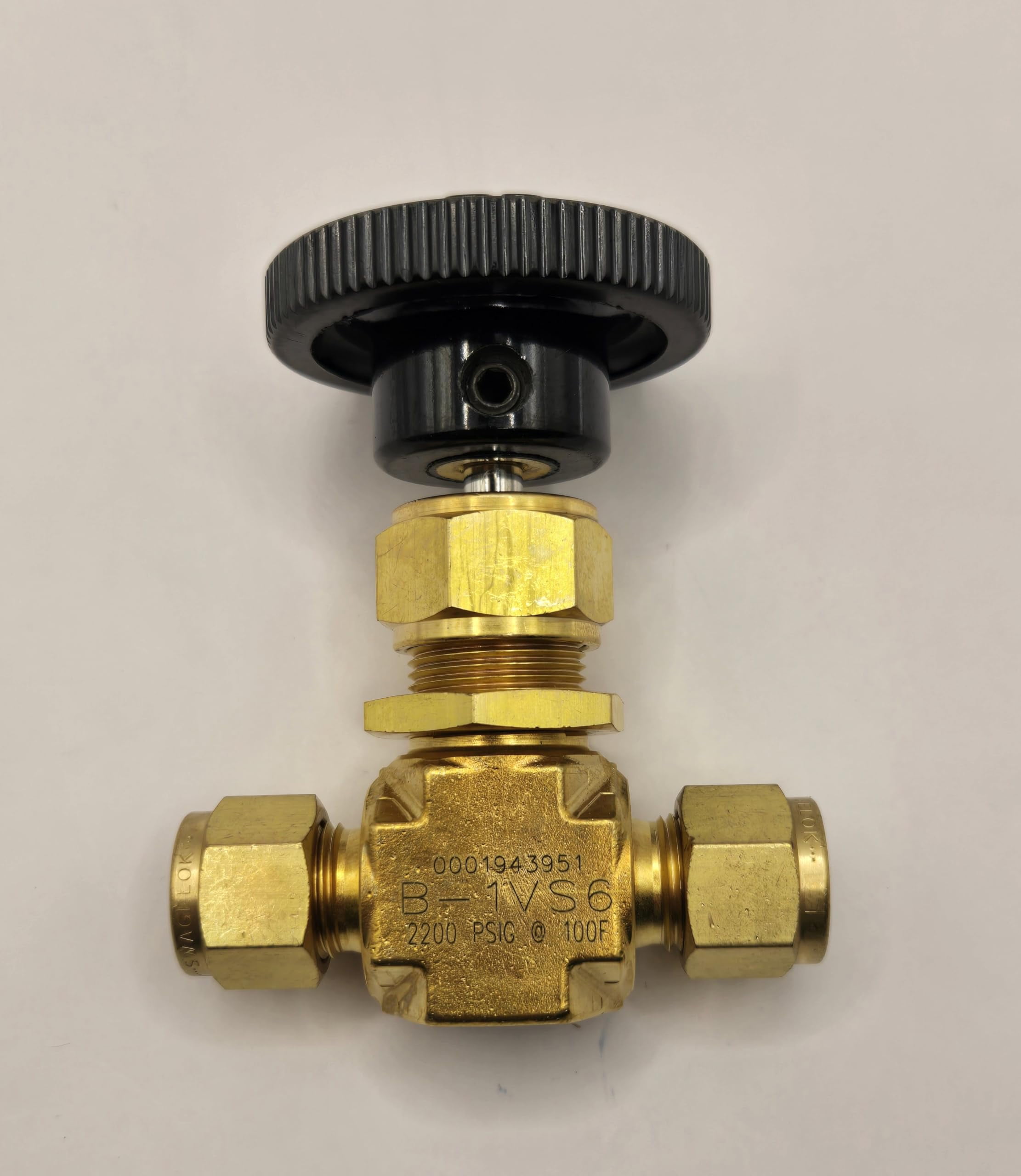 B-1VS6 | Swagelok Bonnet Integral Needle Valve, Inlet/Outlet 1/4" Tube ...