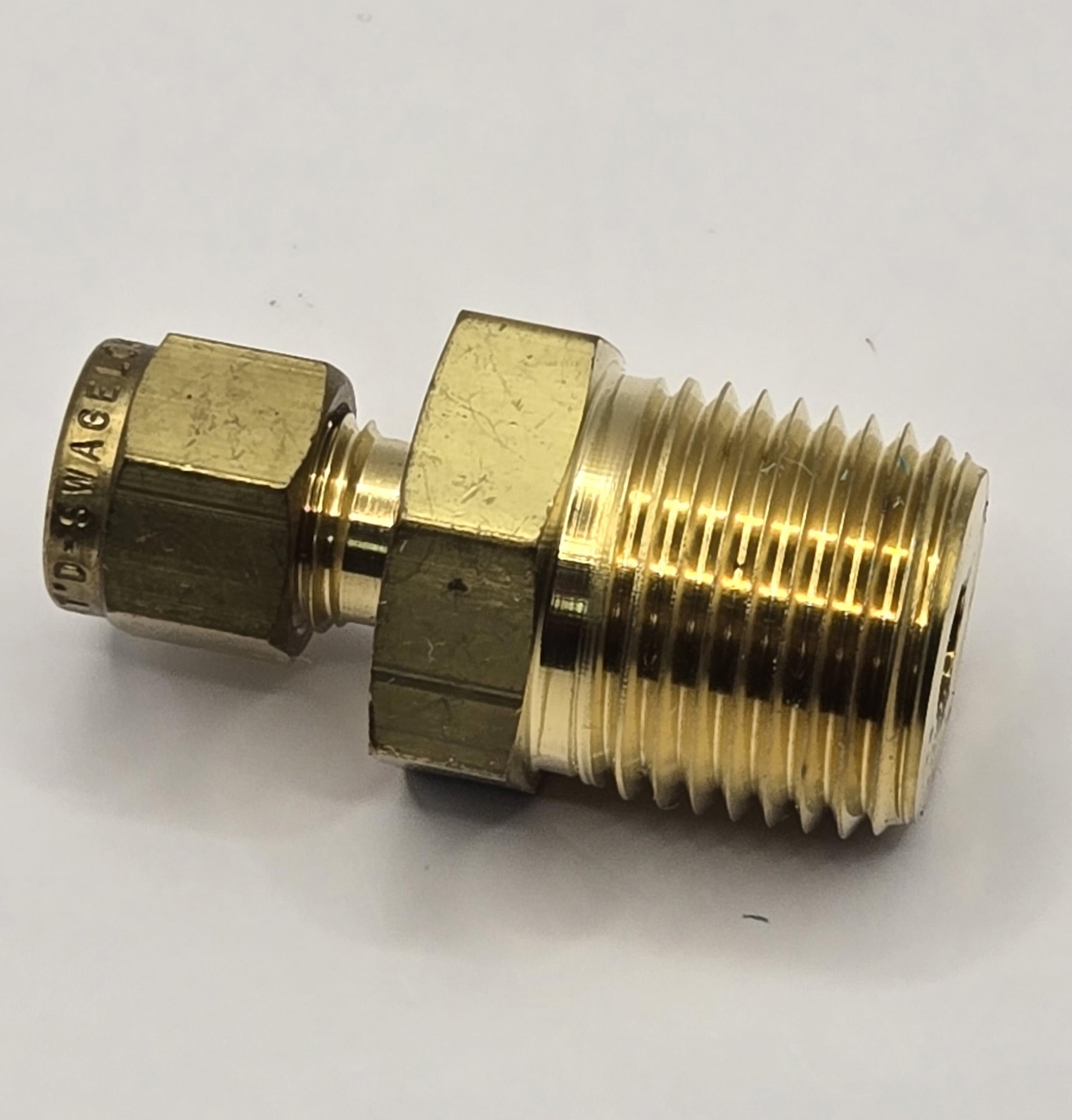 B 400 1 8bt Swagelok Male Thermocouple Connector 1 4 Tube Od Compression X 1 2 Male Npt