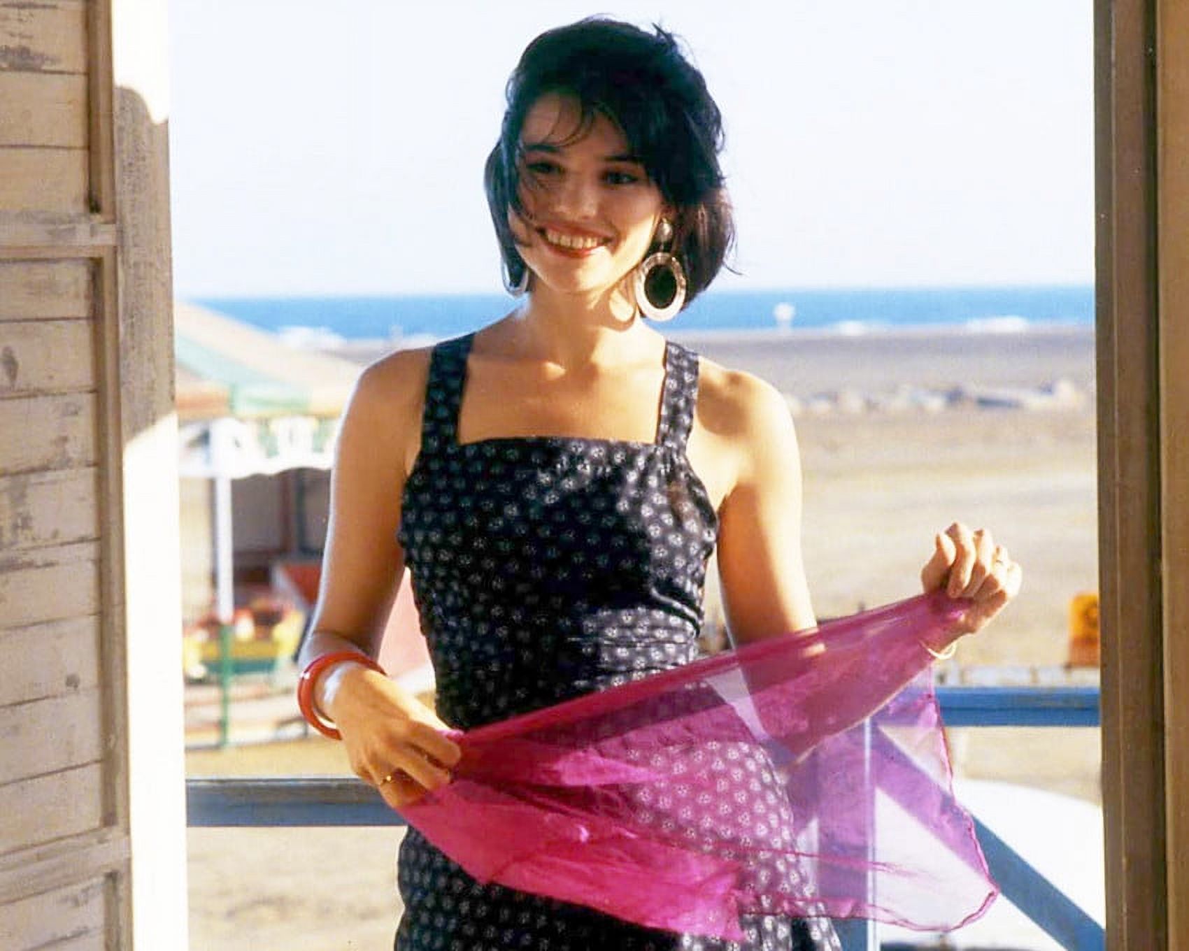 Búatrice Dalle In 37 2 Le Matin Betty Blue Smiling Polka Dot Glamour ...