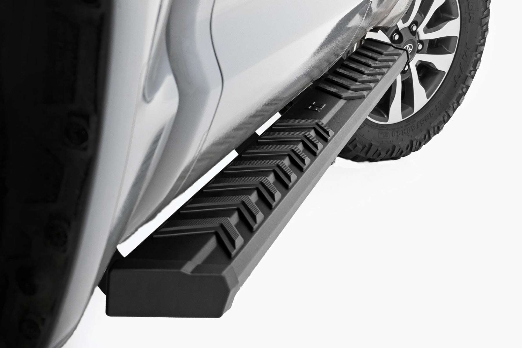 Rough Country BA2 Side Steps Truck Install for 2007-2021 Toyota Tundra ...