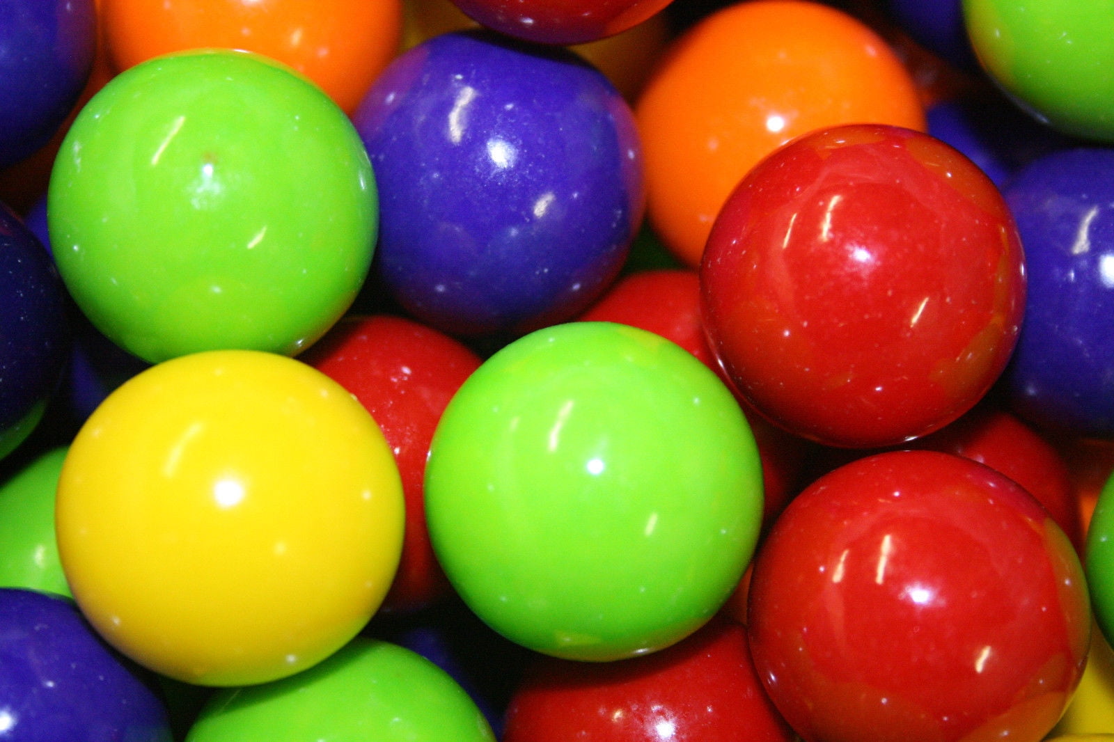 BAYSIDE CANDY JAWBREAKERS KABOOM ASSORTED WITH EXPLOSIVE CANDY CENTER ...