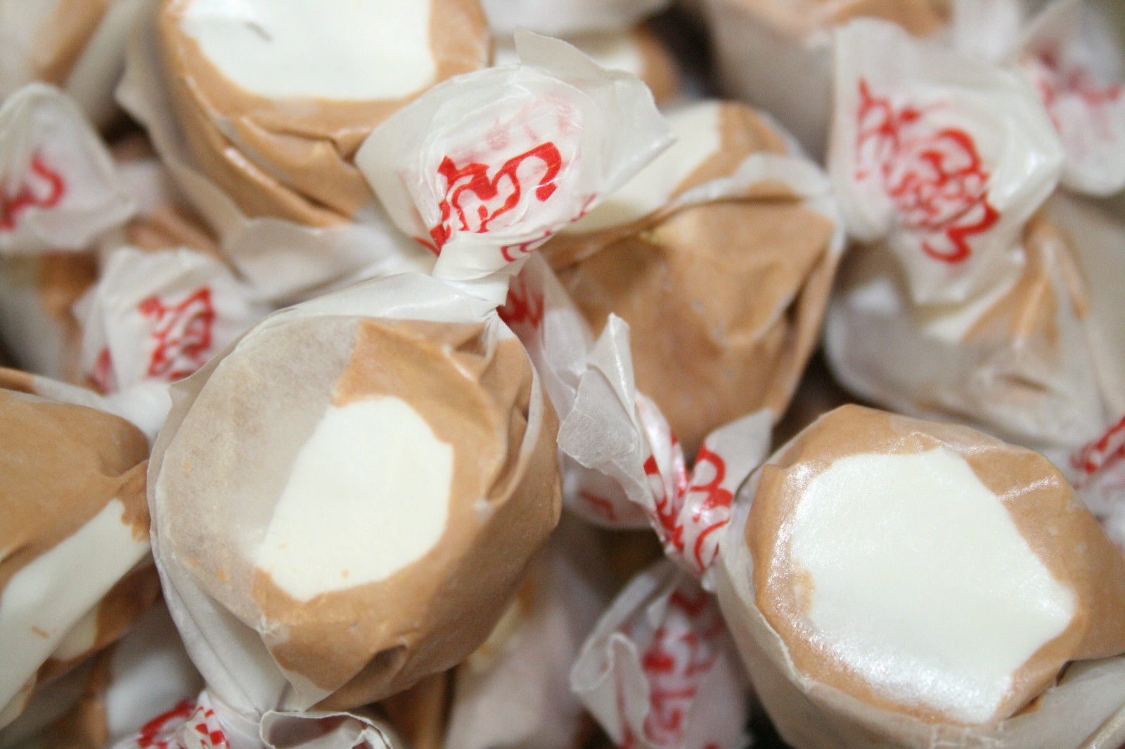 BAYSIDE CANDY SALT WATER TAFFY ROOT BEER FLOAT, 5LBS - Walmart.com