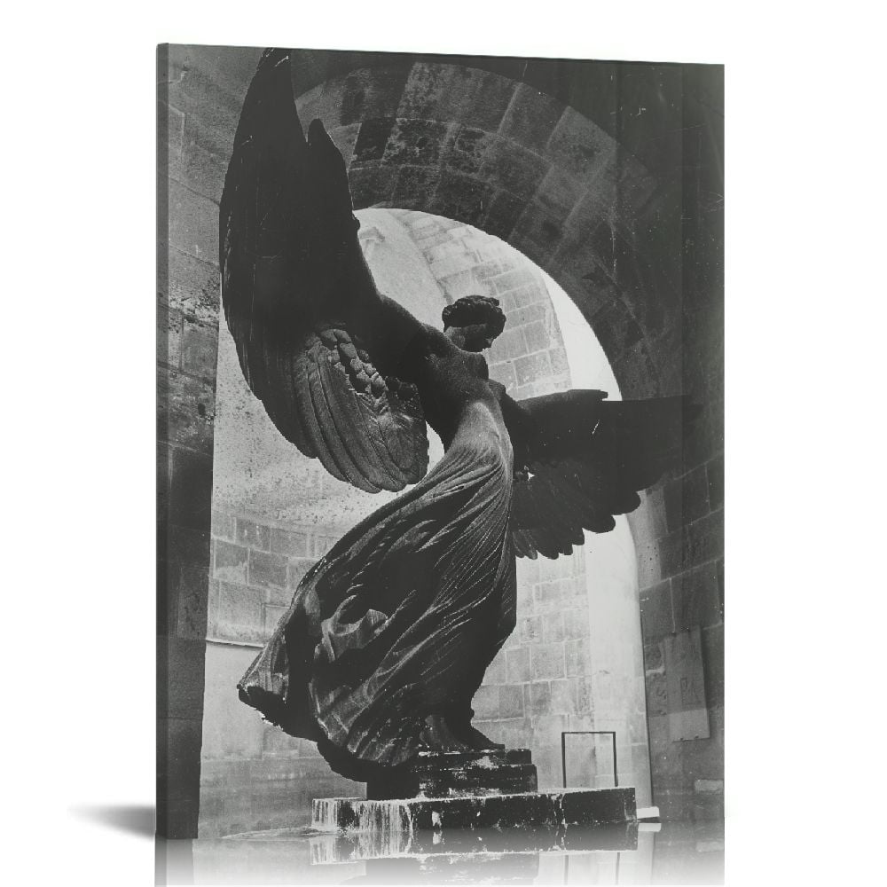 BEBUSH The Winged Victory of Samothrace Statue in The Louvre Museum ...