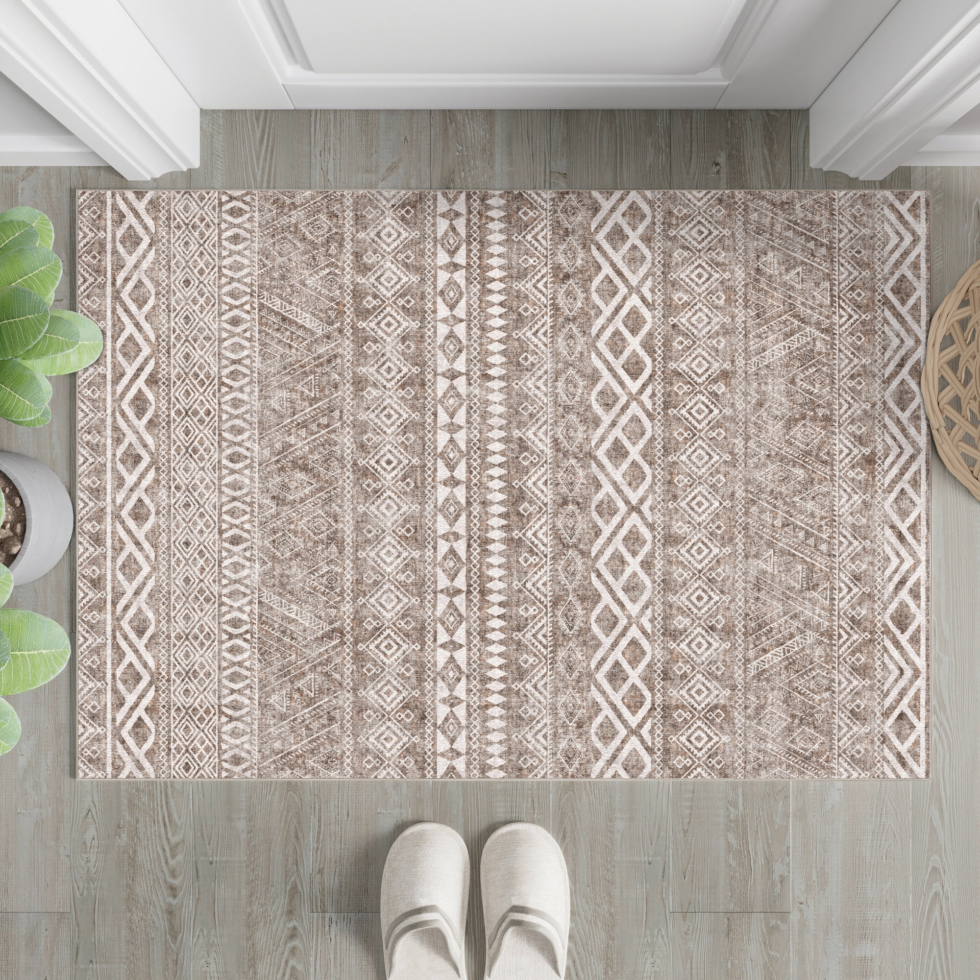 BERTHMEER 2'x3' Small Brown Area Rugs for Bathroom Bedroom Entryway ...