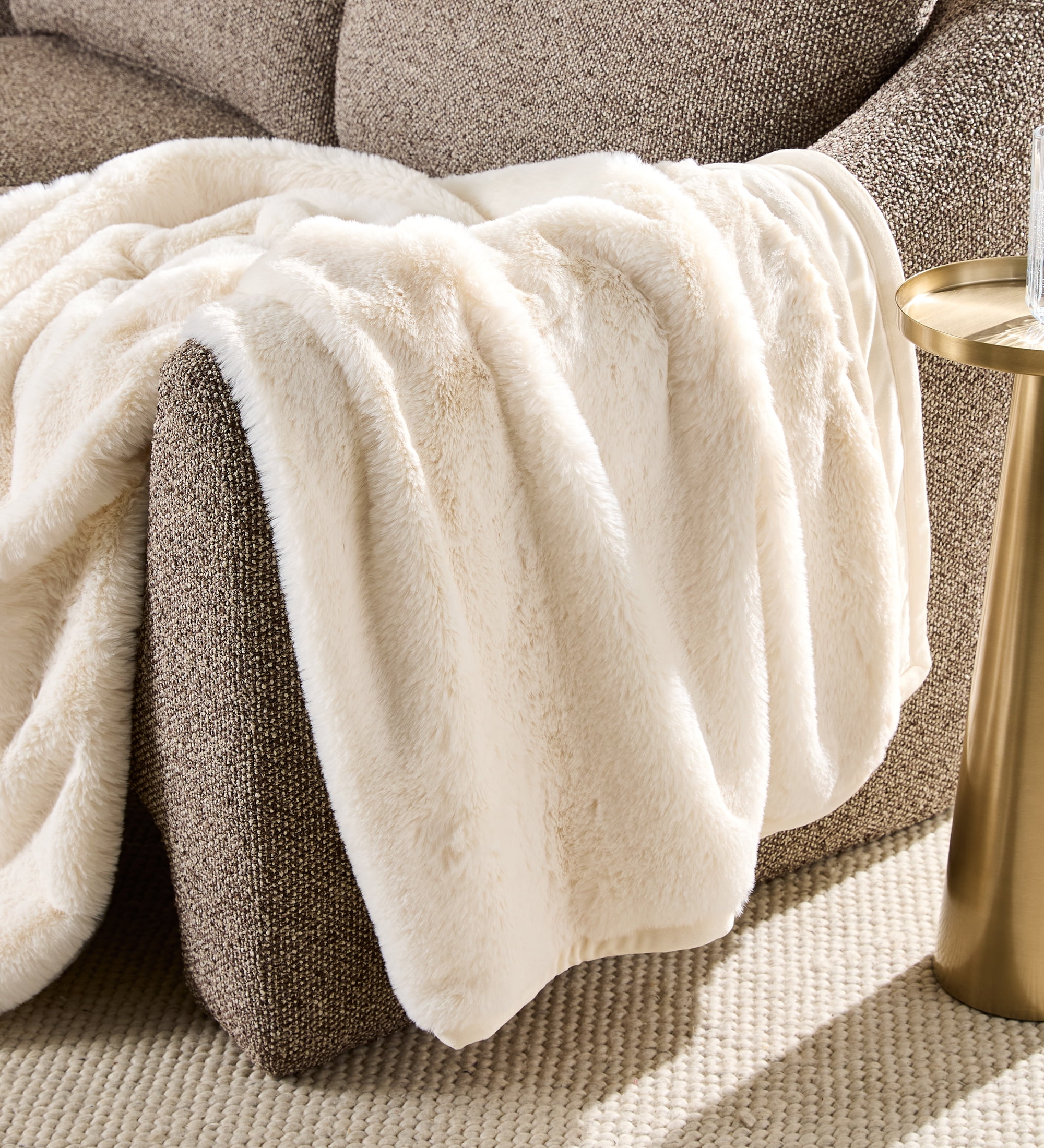 Better Homes & Gardens Ivory Faux Fur Ultra Soft Luxury Oversized Throw ...