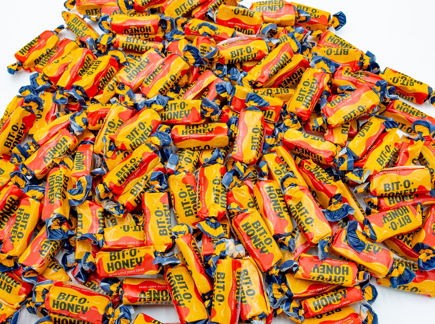 BIT-O-HONEY 1 lb Candy – Retro Taffy Bulk Bag, Honey & Almond Flavor ...