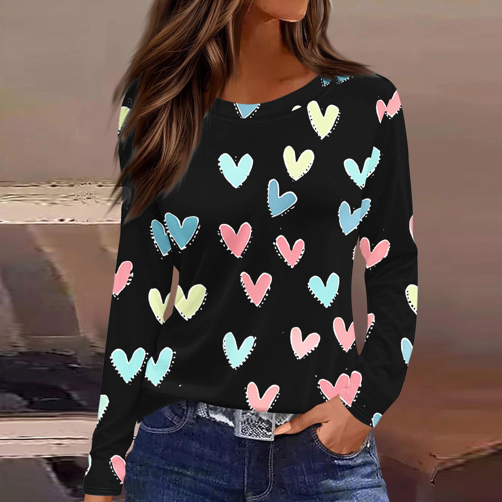 BLTIBY Womens Valentine's Day Sweatshirts Printed Pullover Long Sleeve ...