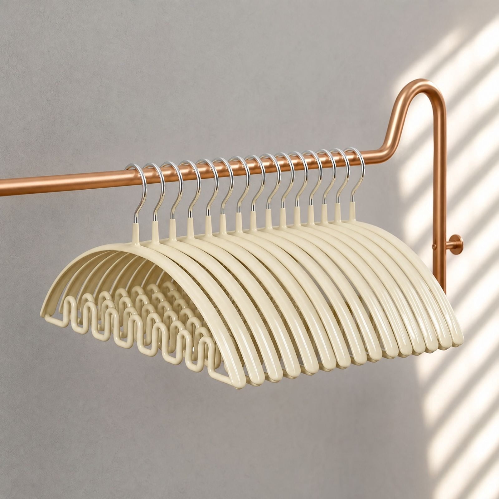 BSJJY Non-Slip Clothes Hanger A, Wide Shoulder Thickened Windproof ...