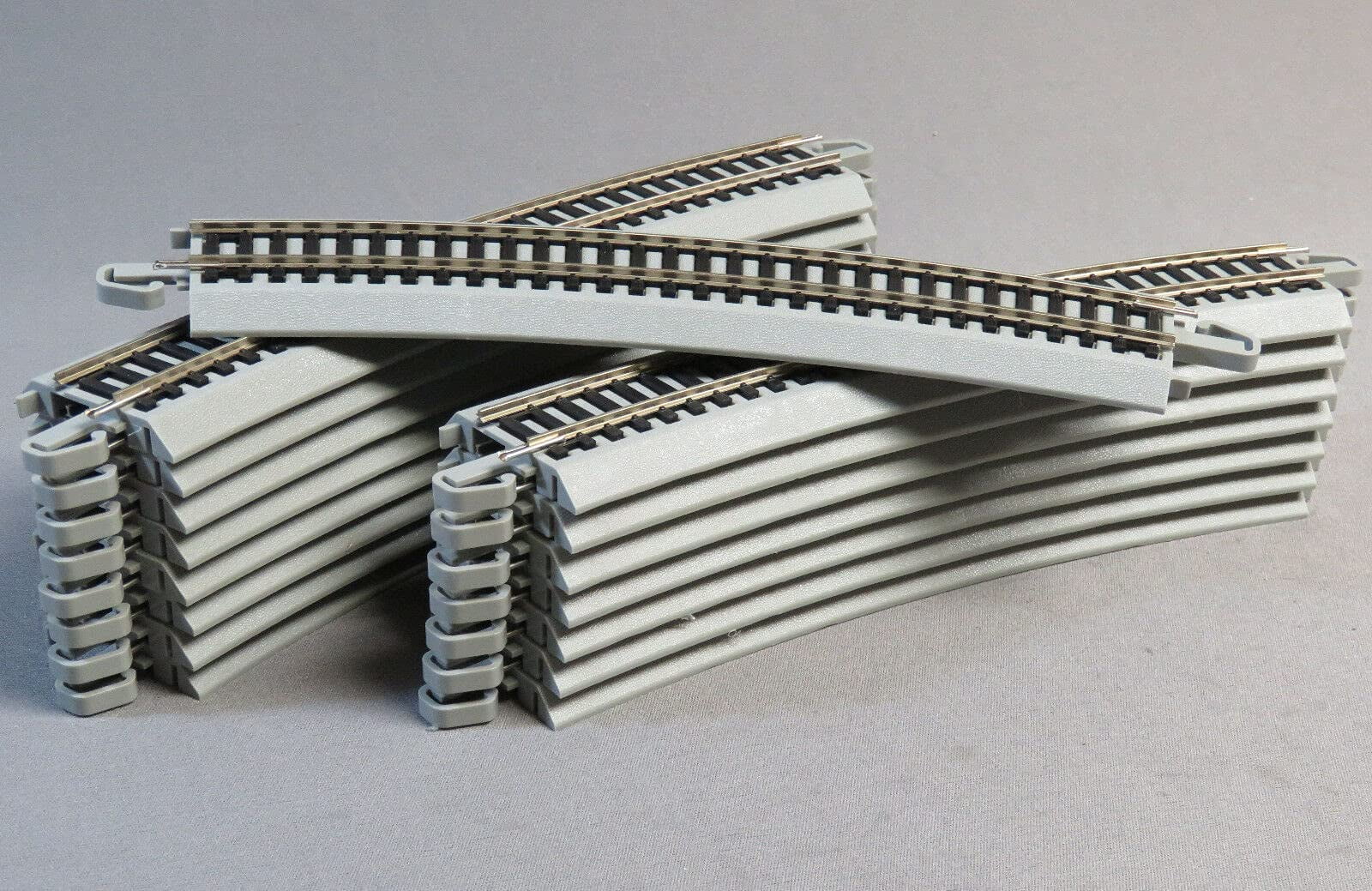 Bachmann EZ Track 22" Radius 1/16 Curved Track Sections (16 Pieces = 1 ...